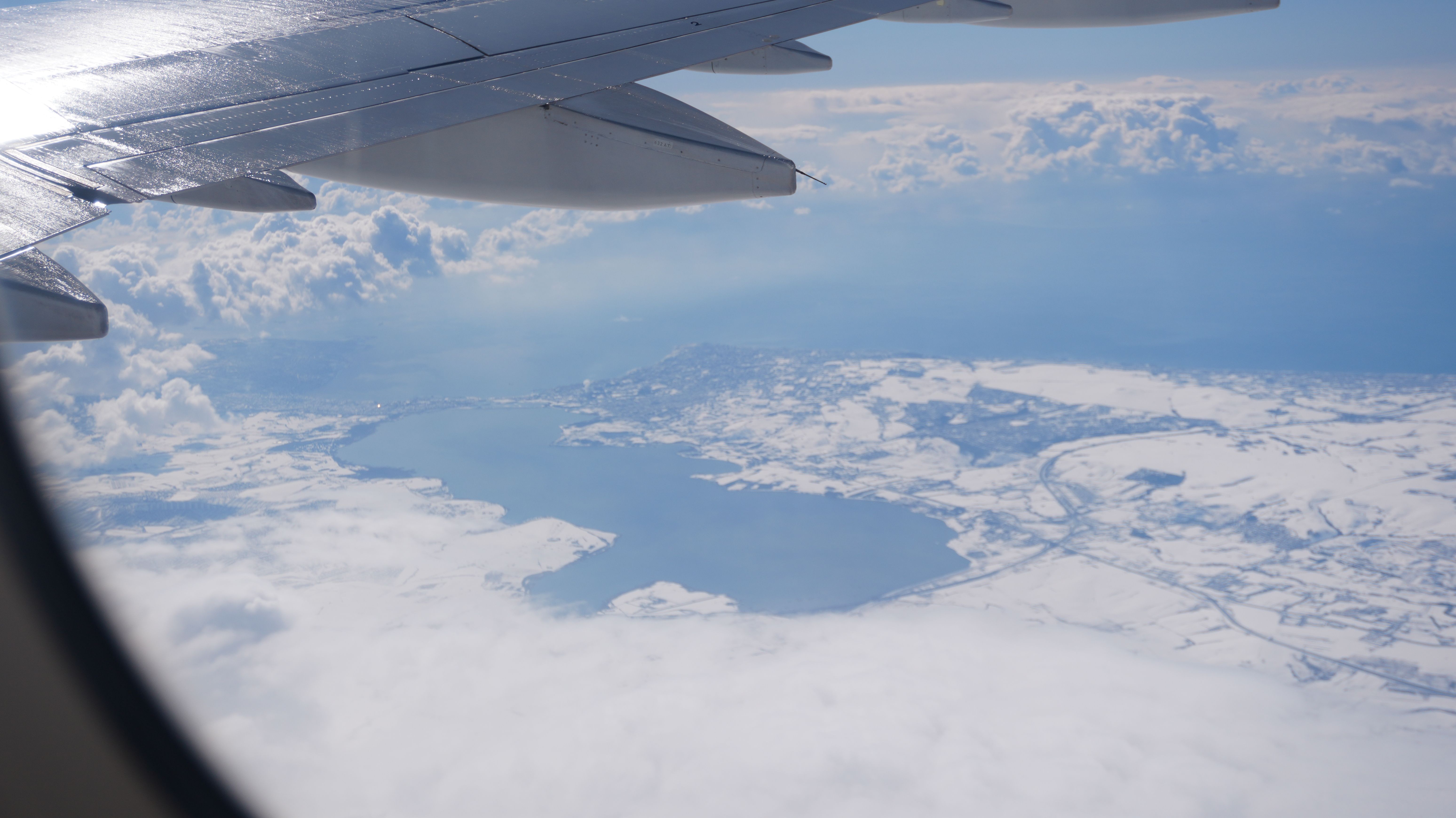 Wing of Flying Airplane · Free Stock Photo