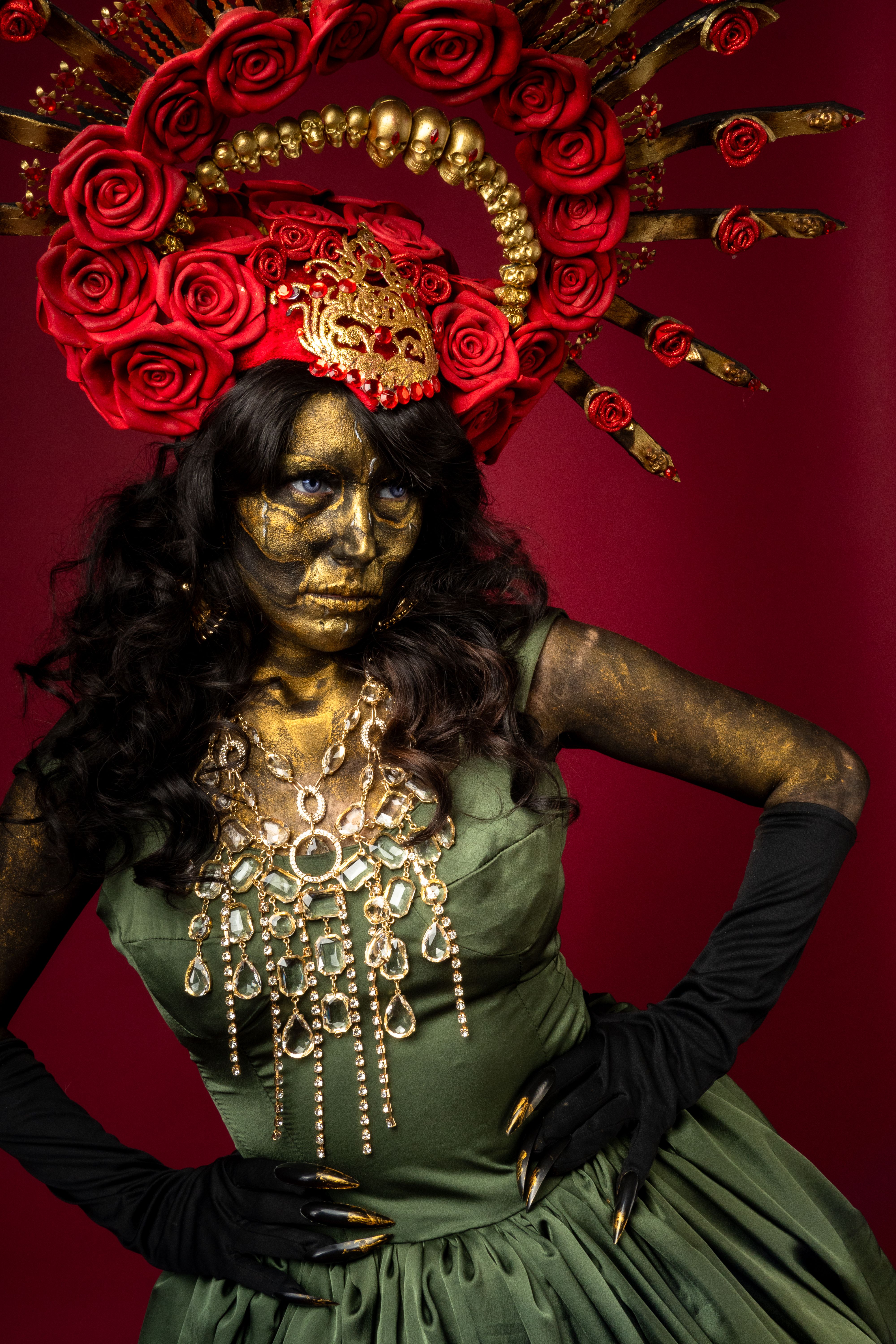 Disfraz De Catrina Mexicana Con Detalles Dorados Y Rojos · Foto de ...