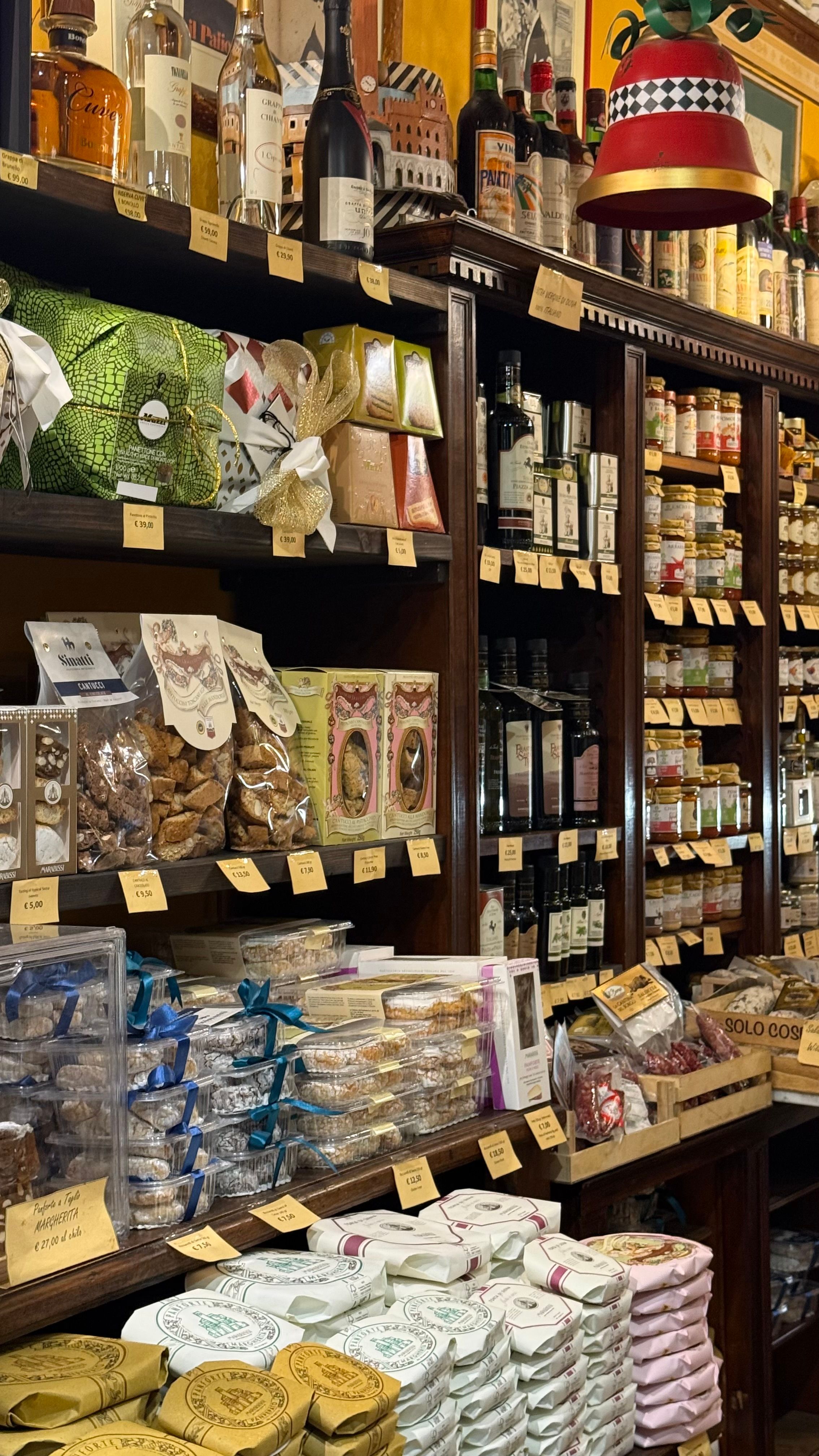 Cozy Gourmet Shop Display with Diverse Products · Free Stock Photo