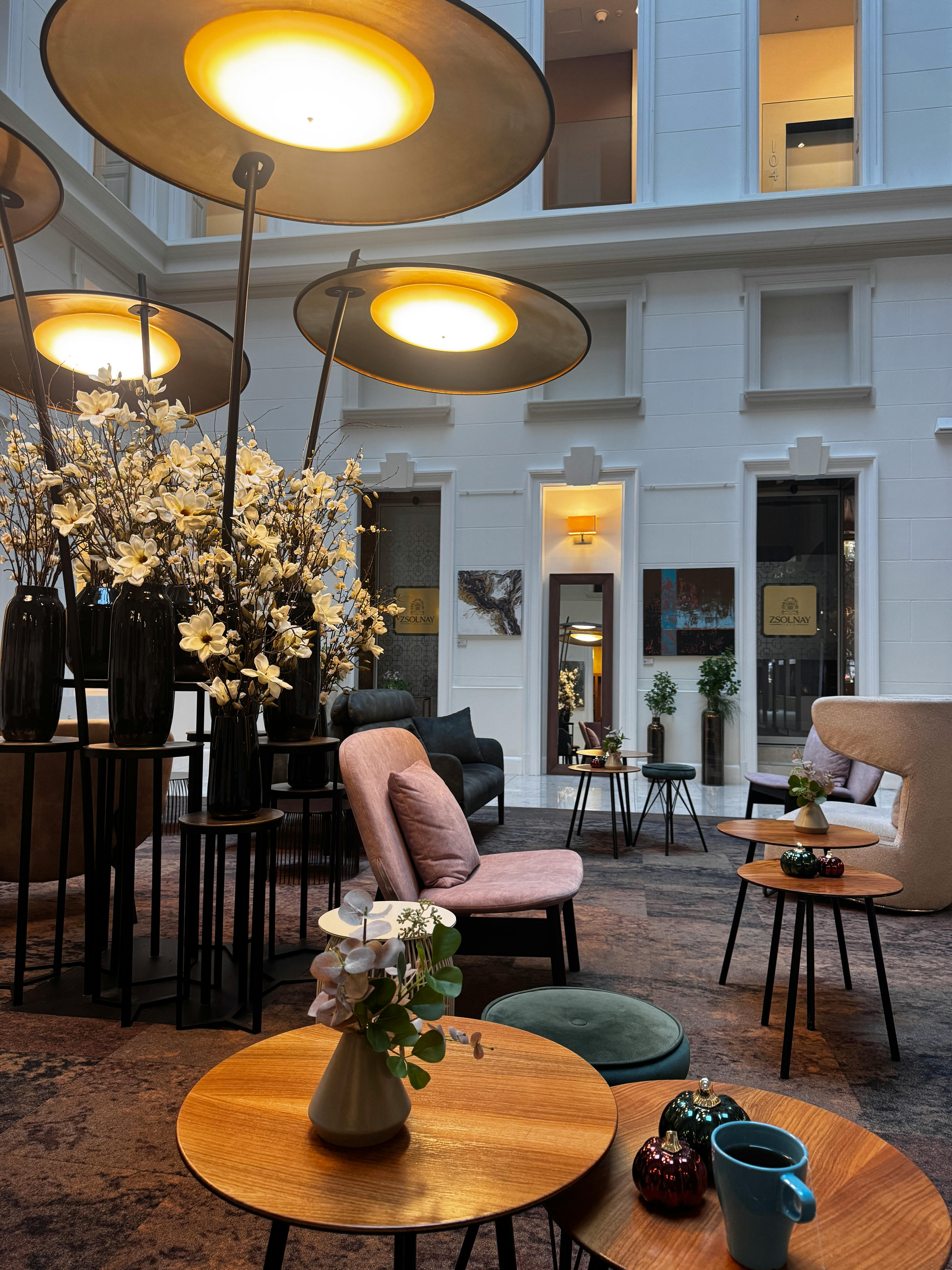 Chic Indoor Lobby with Modern Decor in Budapest · Free Stock Photo