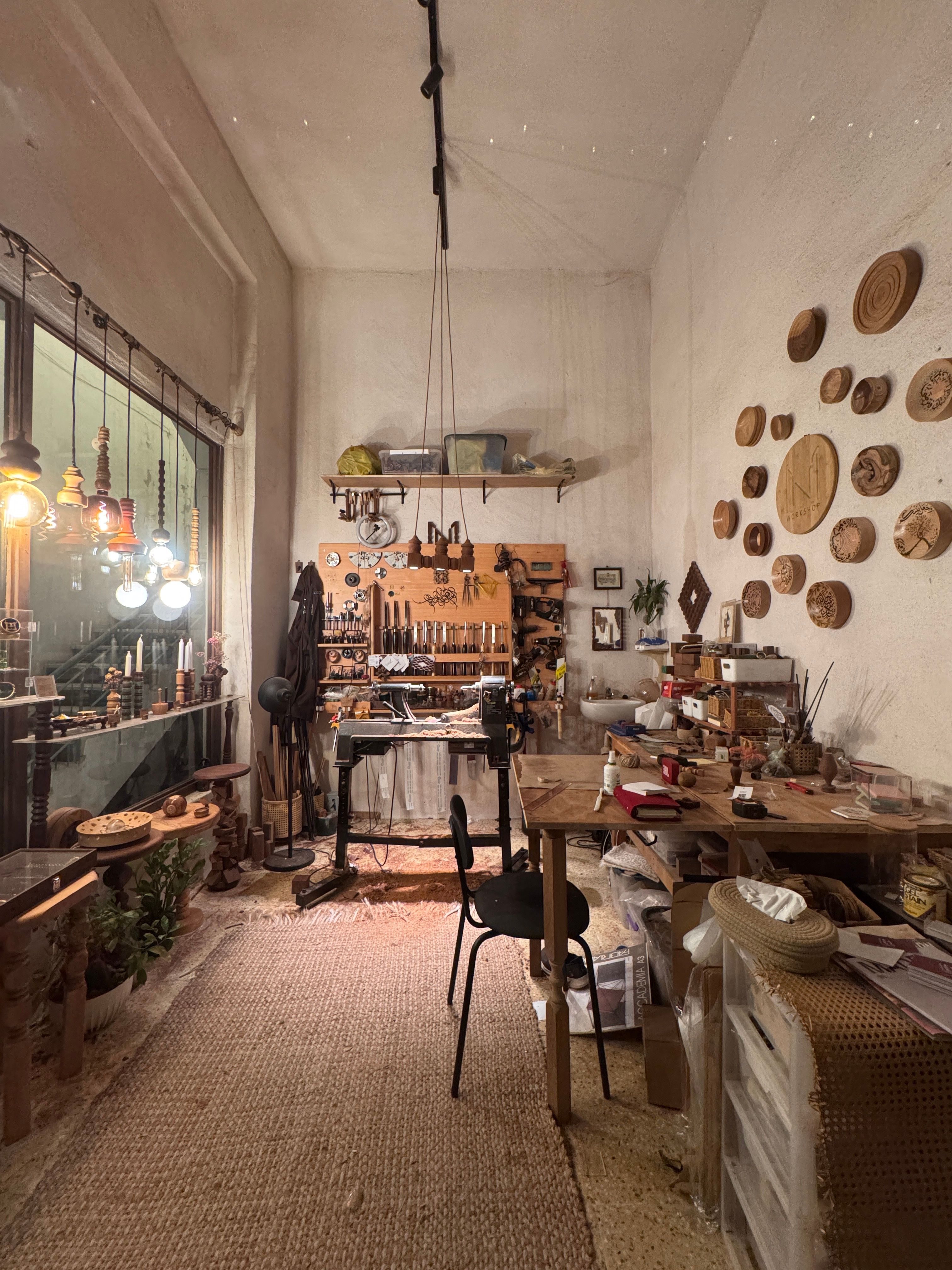 Cozy Artisan Workshop with Rustic Decor · Free Stock Photo
