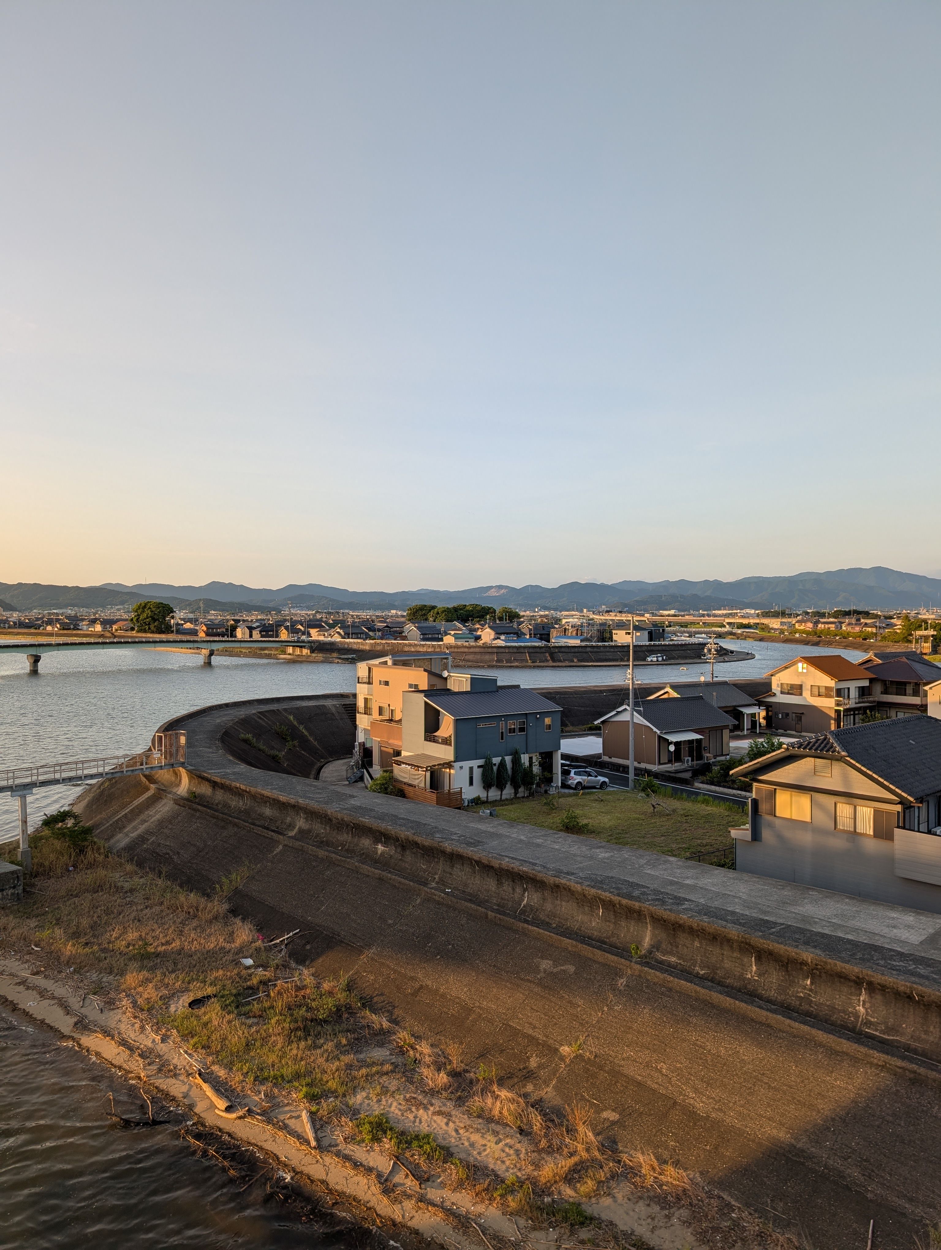 Scenic Riverside Neighborhood in Toyohashi, Japan · Free Stock Photo