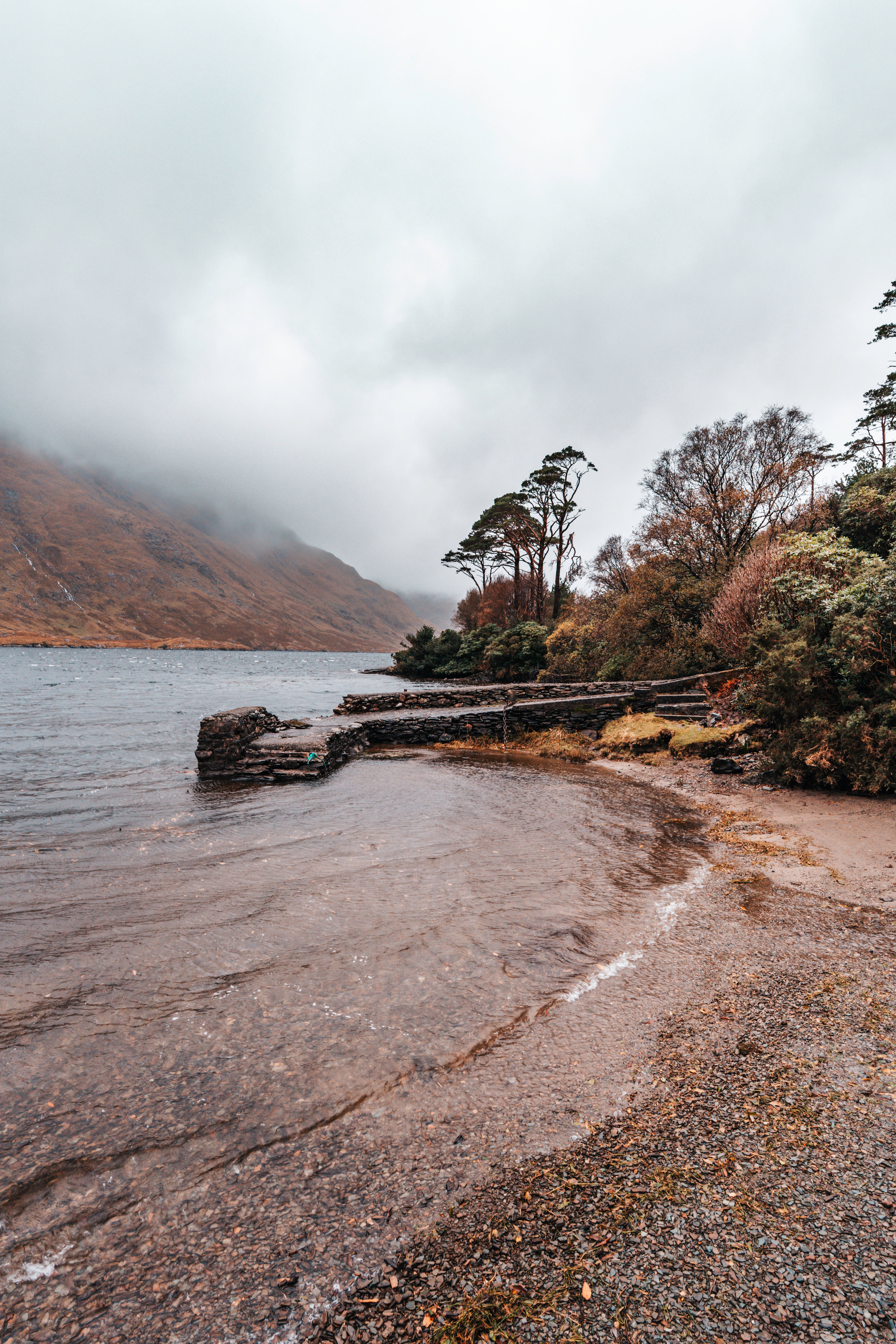 Serene Irish Lake with Autumn Atmosphere · Free Stock Photo