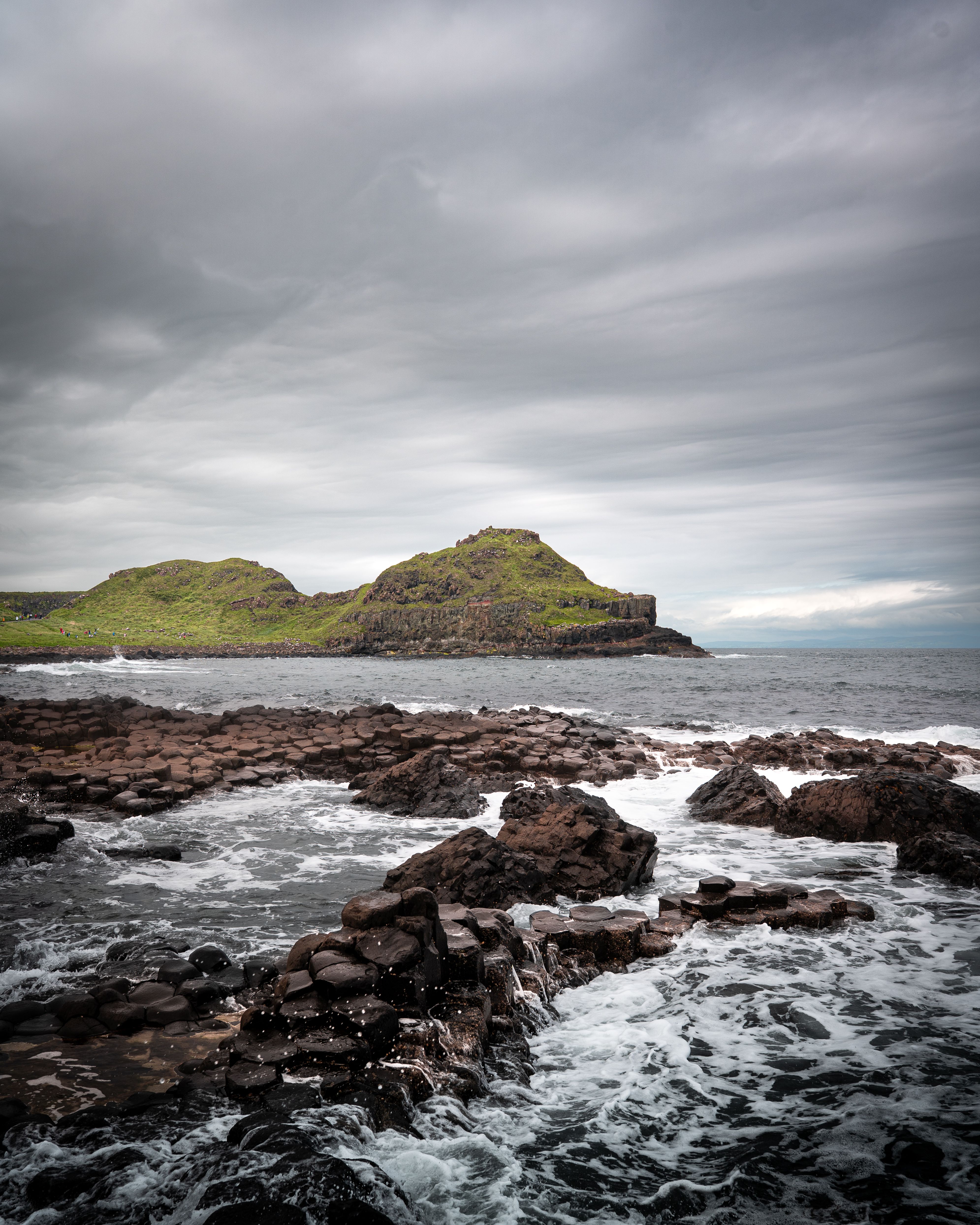 Dramatic Coastal Cliffs at Giant's Causeway, Northern Ireland · Free ...