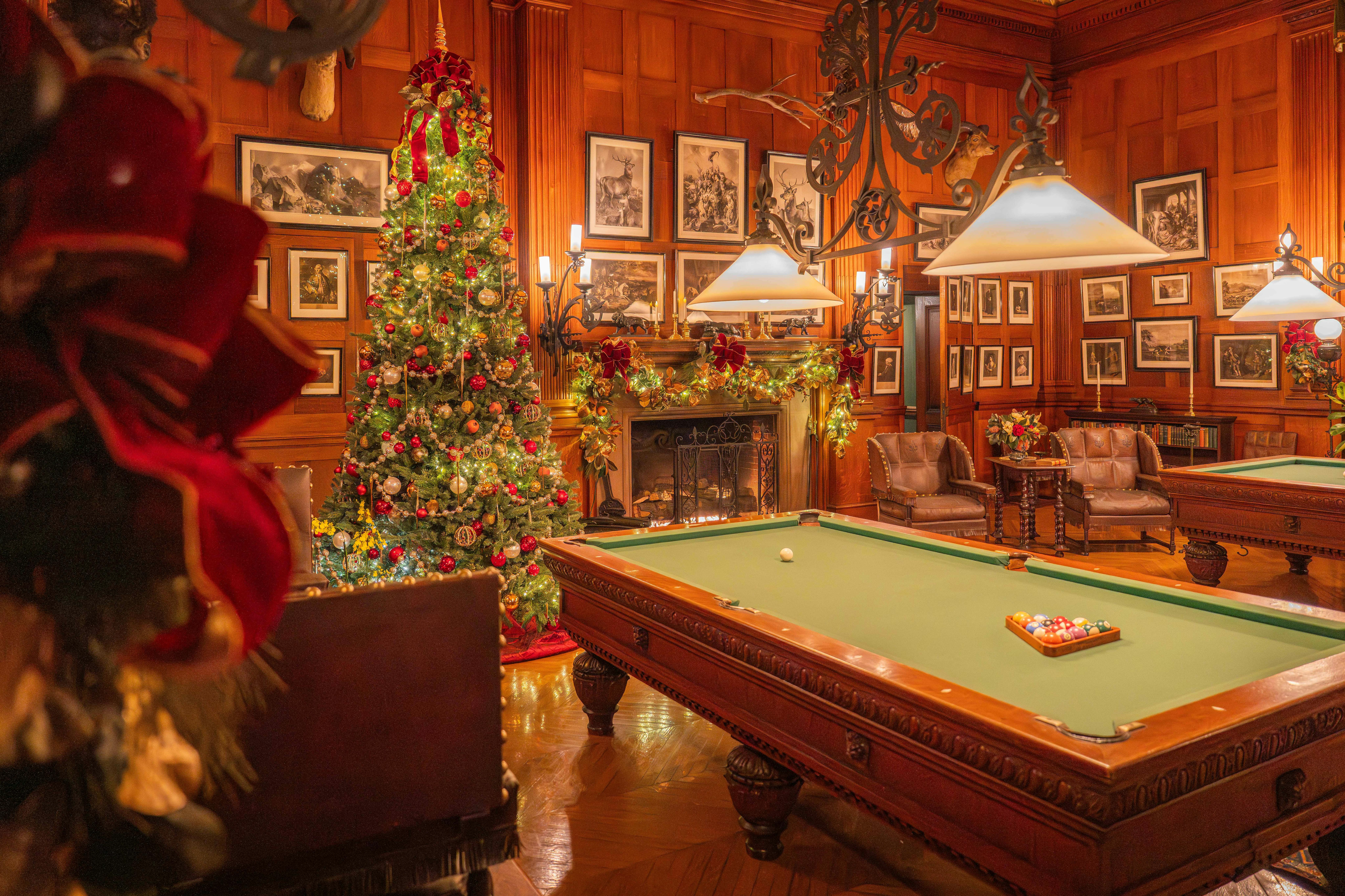 Luxurious Holiday Billiard Room with Christmas Decor · Free Stock Photo