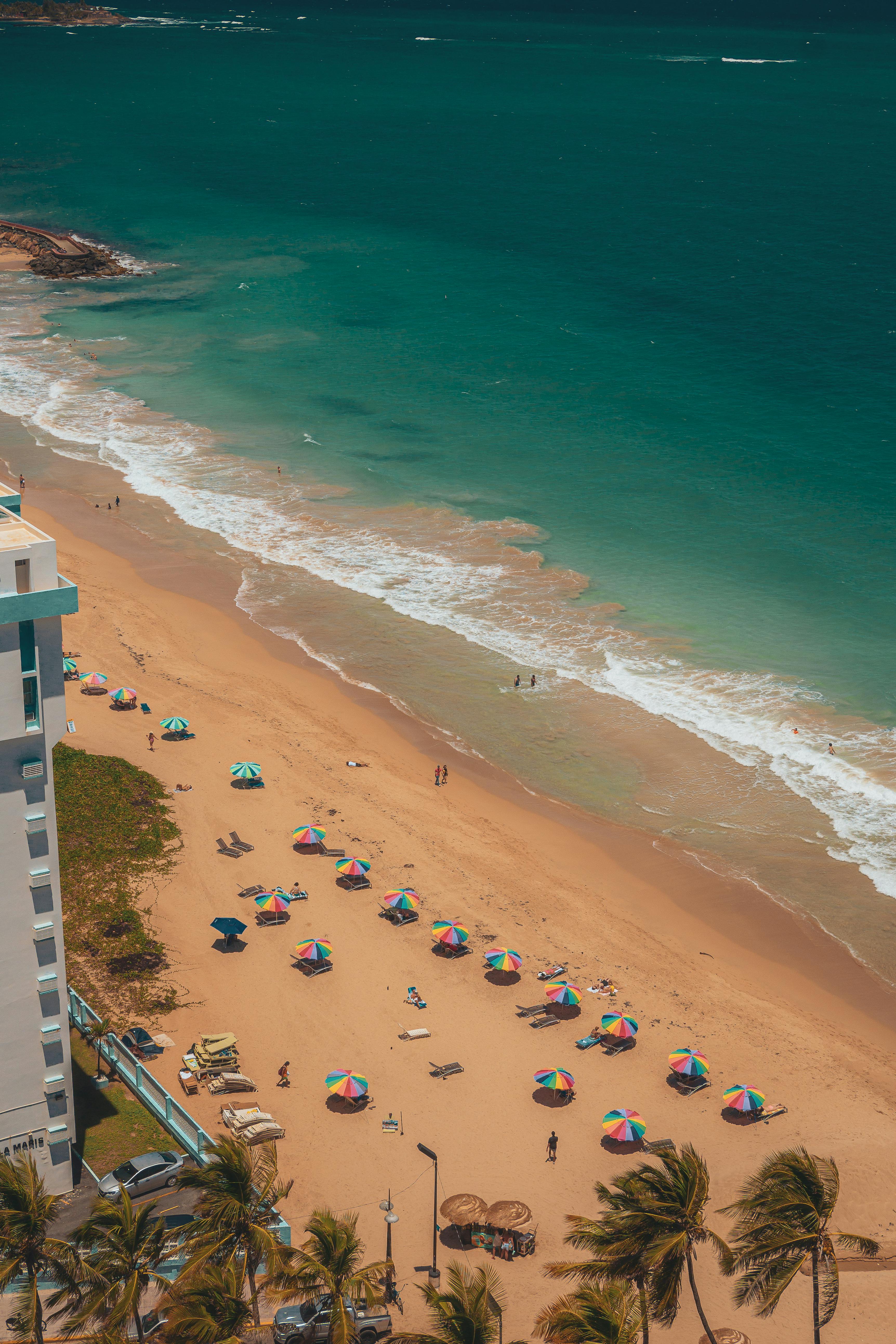 Vista Aérea De La Playa Dorado En Puerto Rico · Foto de stock gratuita