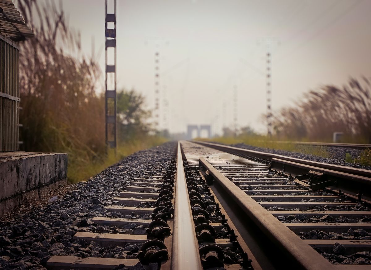 Railway Track Photos, Download The BEST Free Railway Track Stock Photos ...