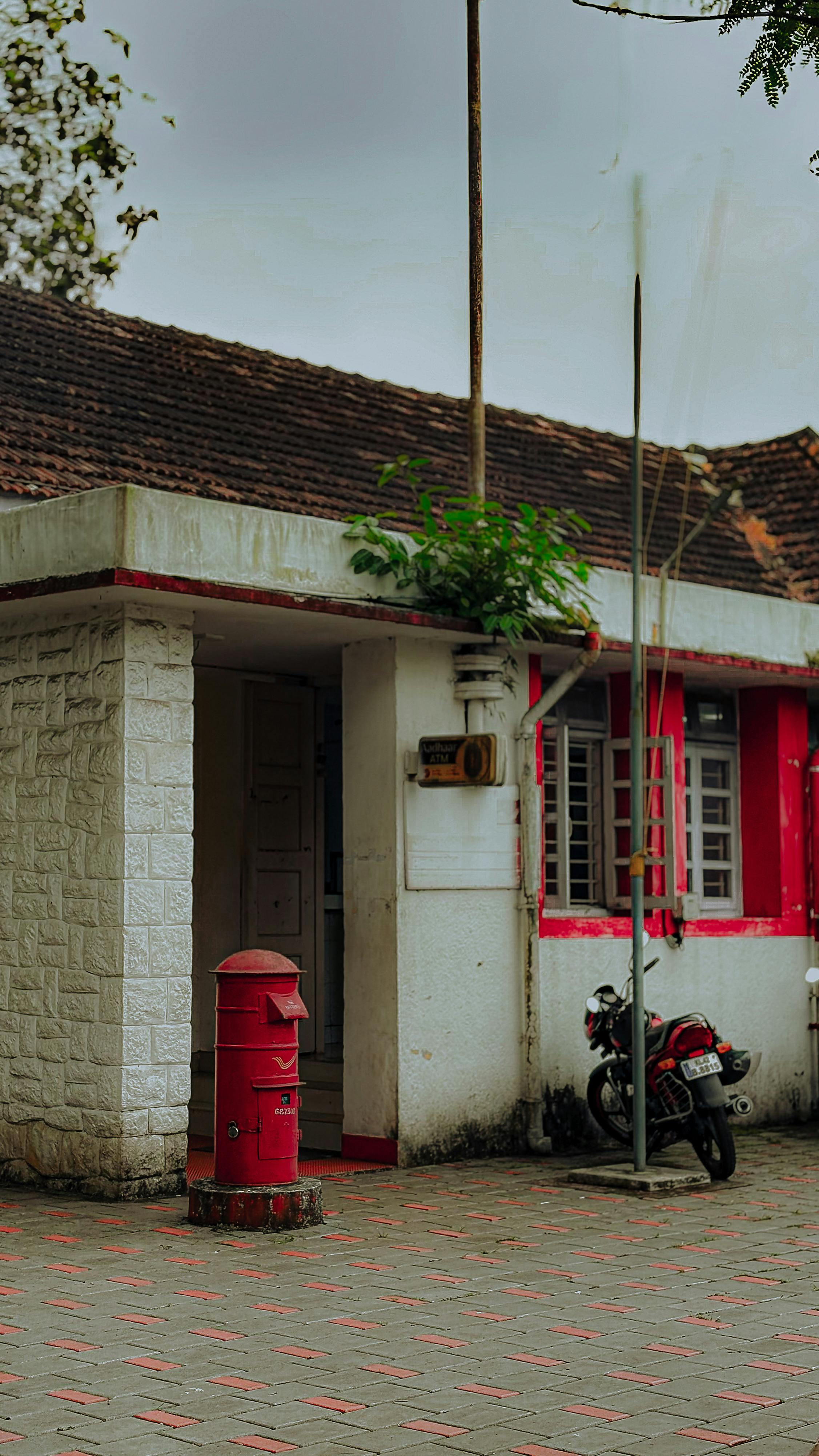Village post office with traditional architecture · Free Stock Photo