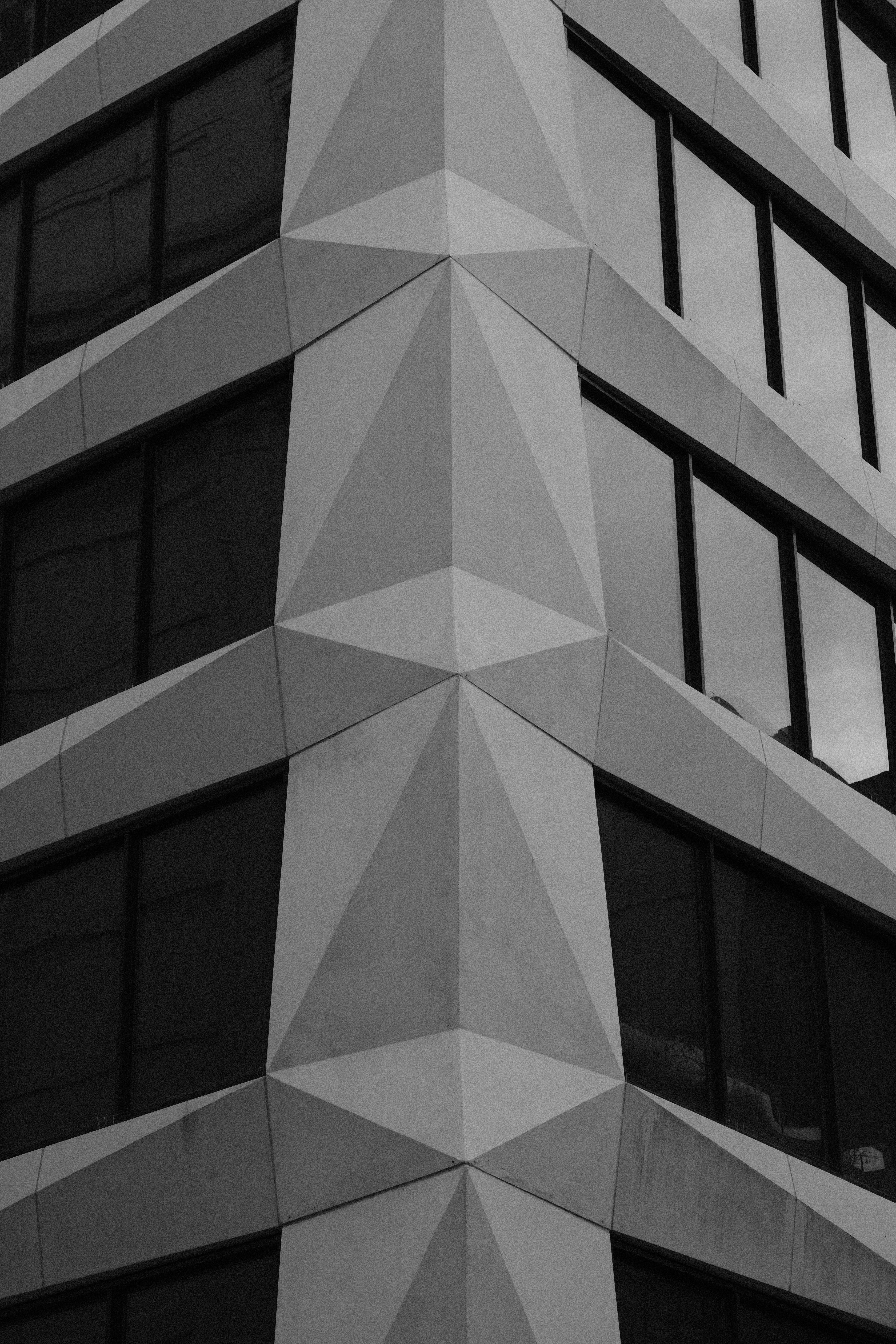 Modern Geometric Facade of Skyscraper in NYC · Free Stock Photo
