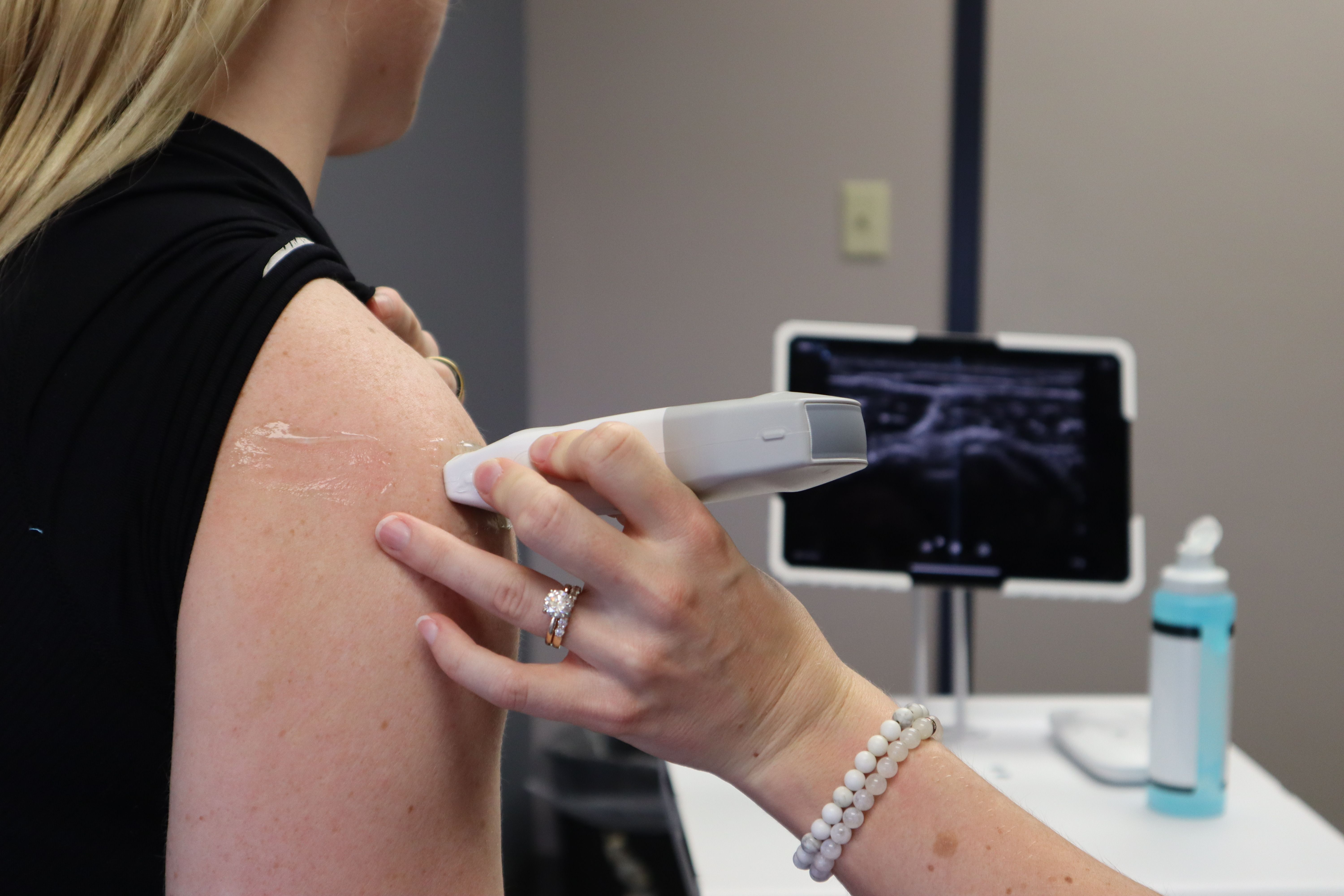 Ultrasound Examination of Shoulder Injury · Free Stock Photo
