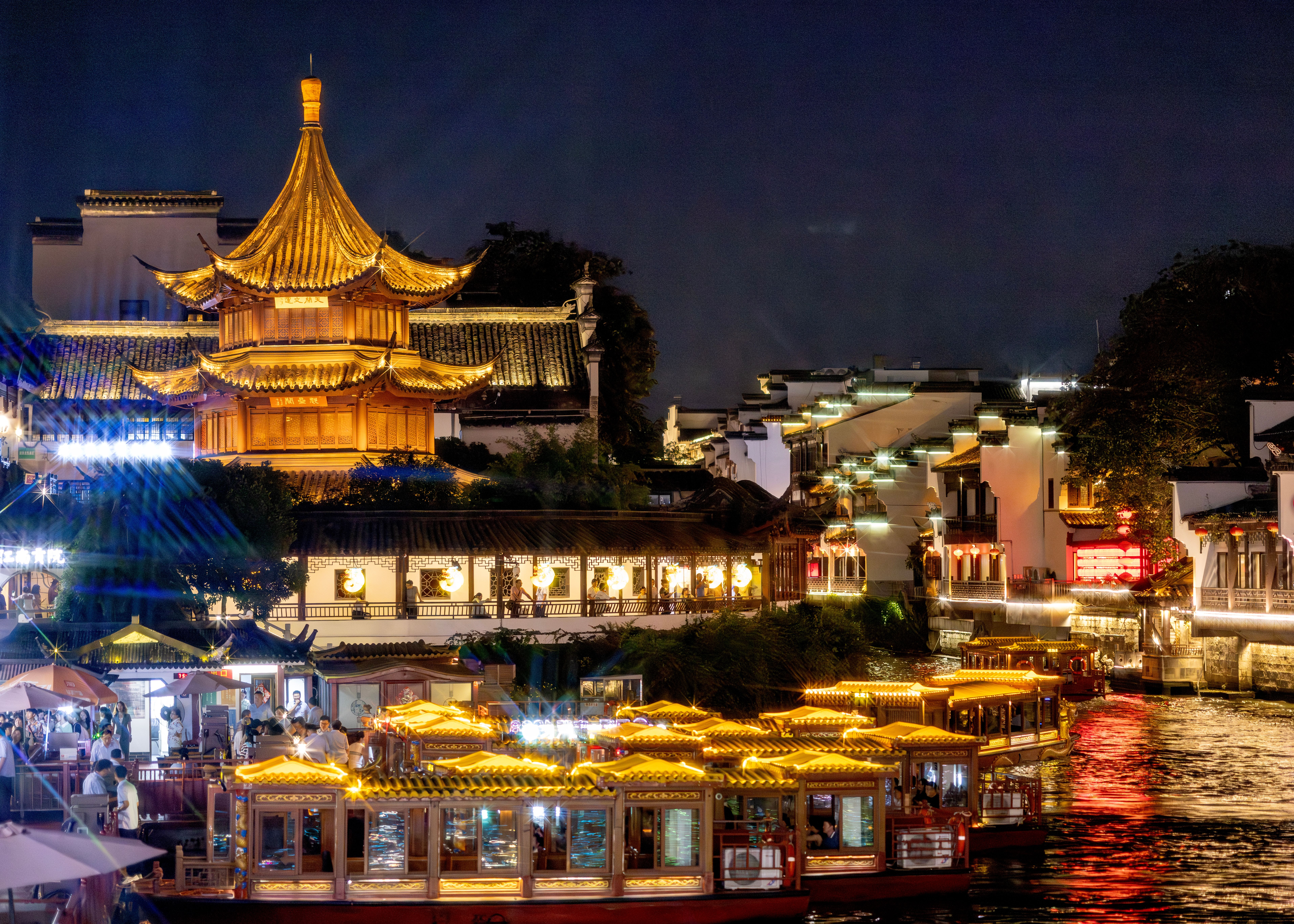 Night View of Traditional Chinese Architecture in Nanjing · Free Stock ...