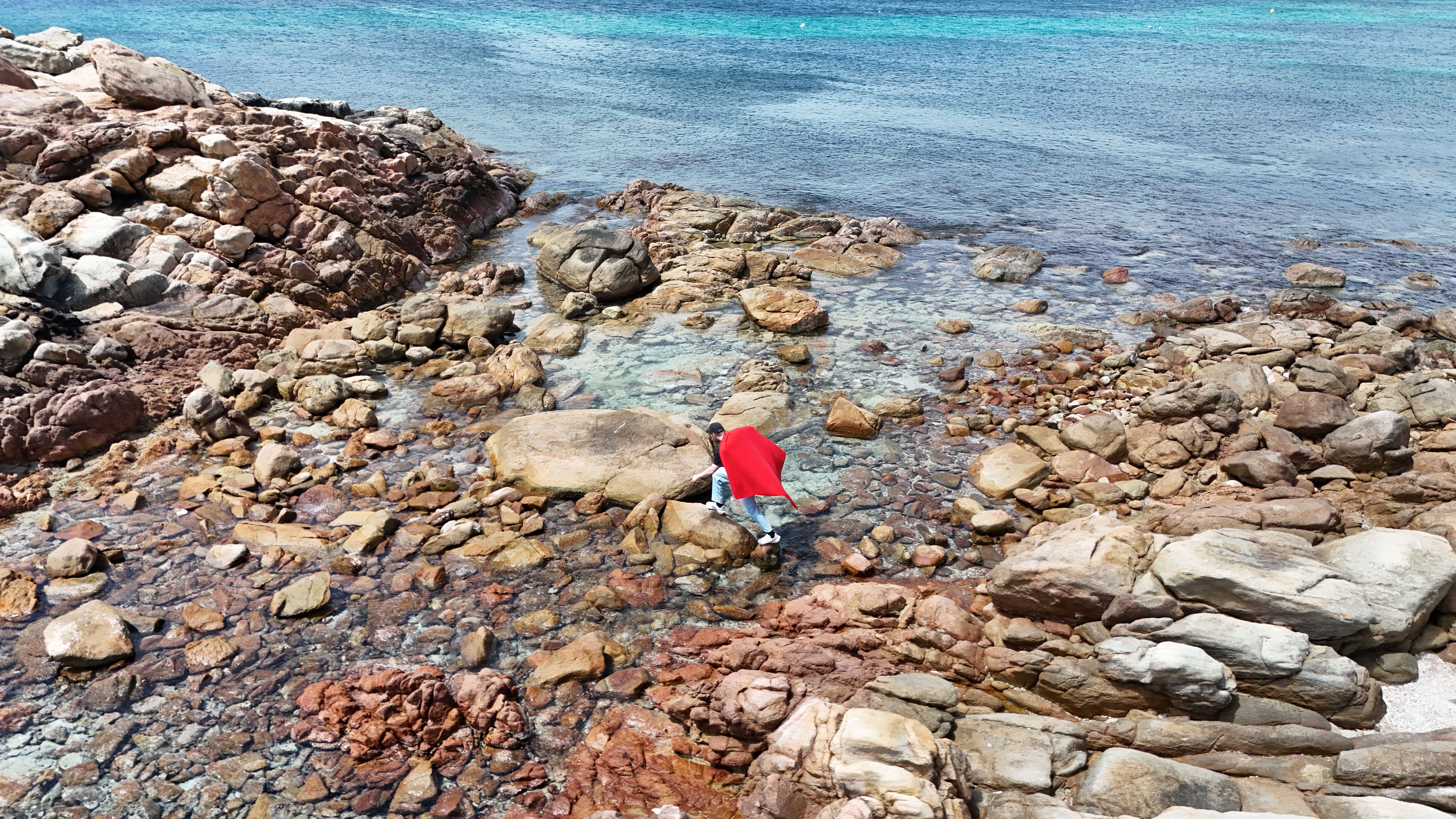 Exploring Rocky Shoreline in Western Australia · Free Stock Photo
