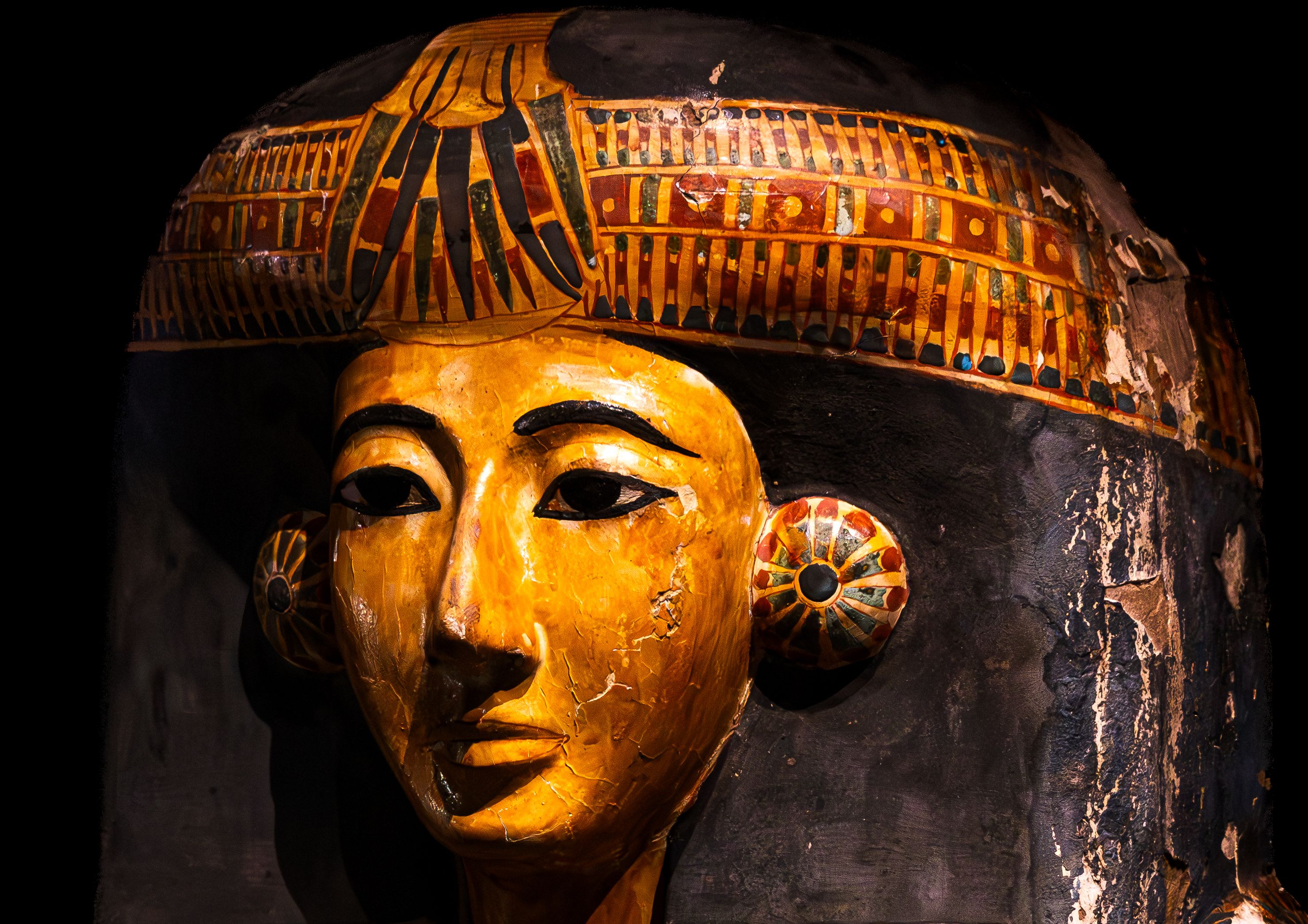 Ancient Egyptian Sarcophagus Mask in Museum · Free Stock Photo