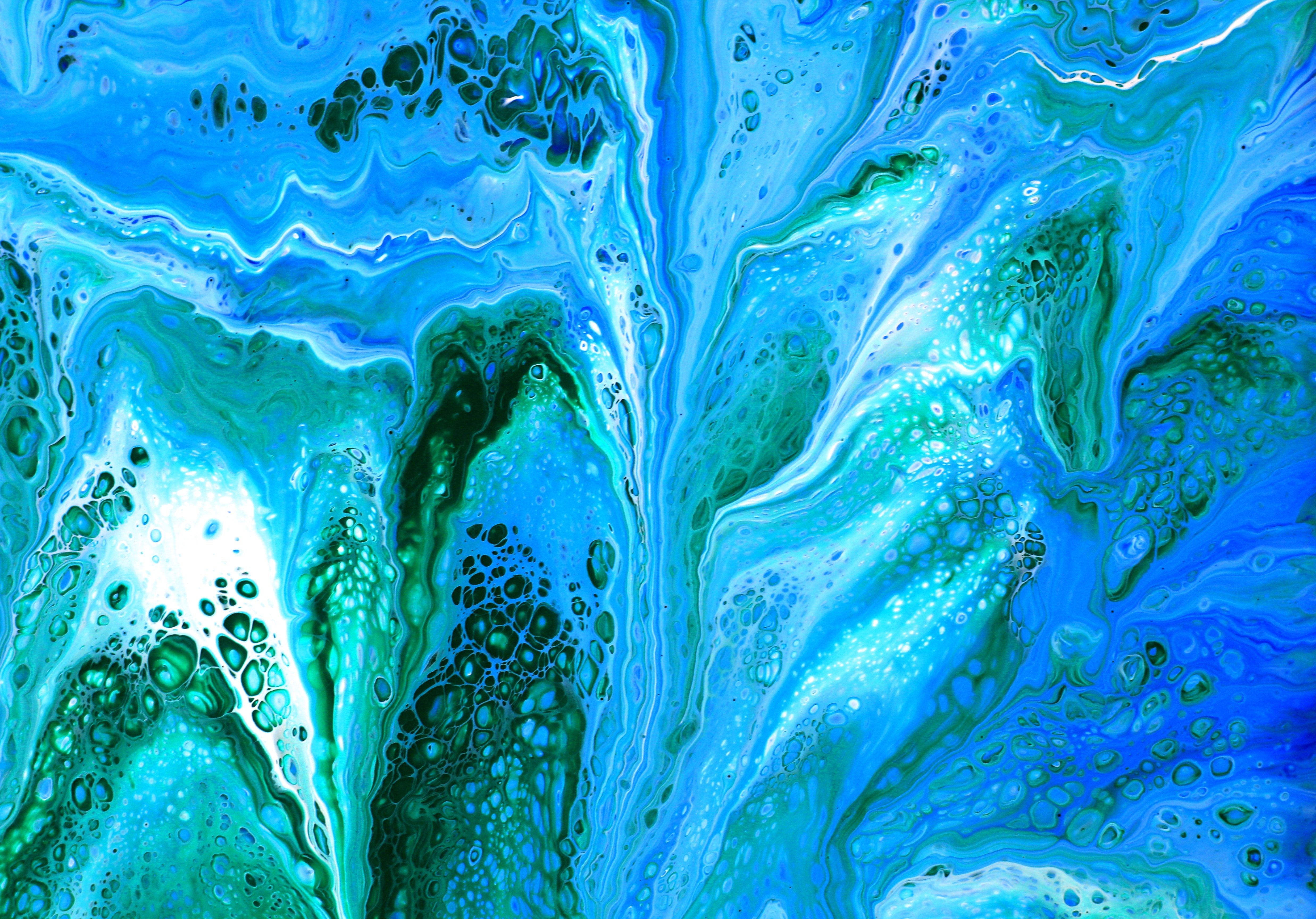 Vibrant Abstract Blue and Green Fluid Art · Free Stock Photo