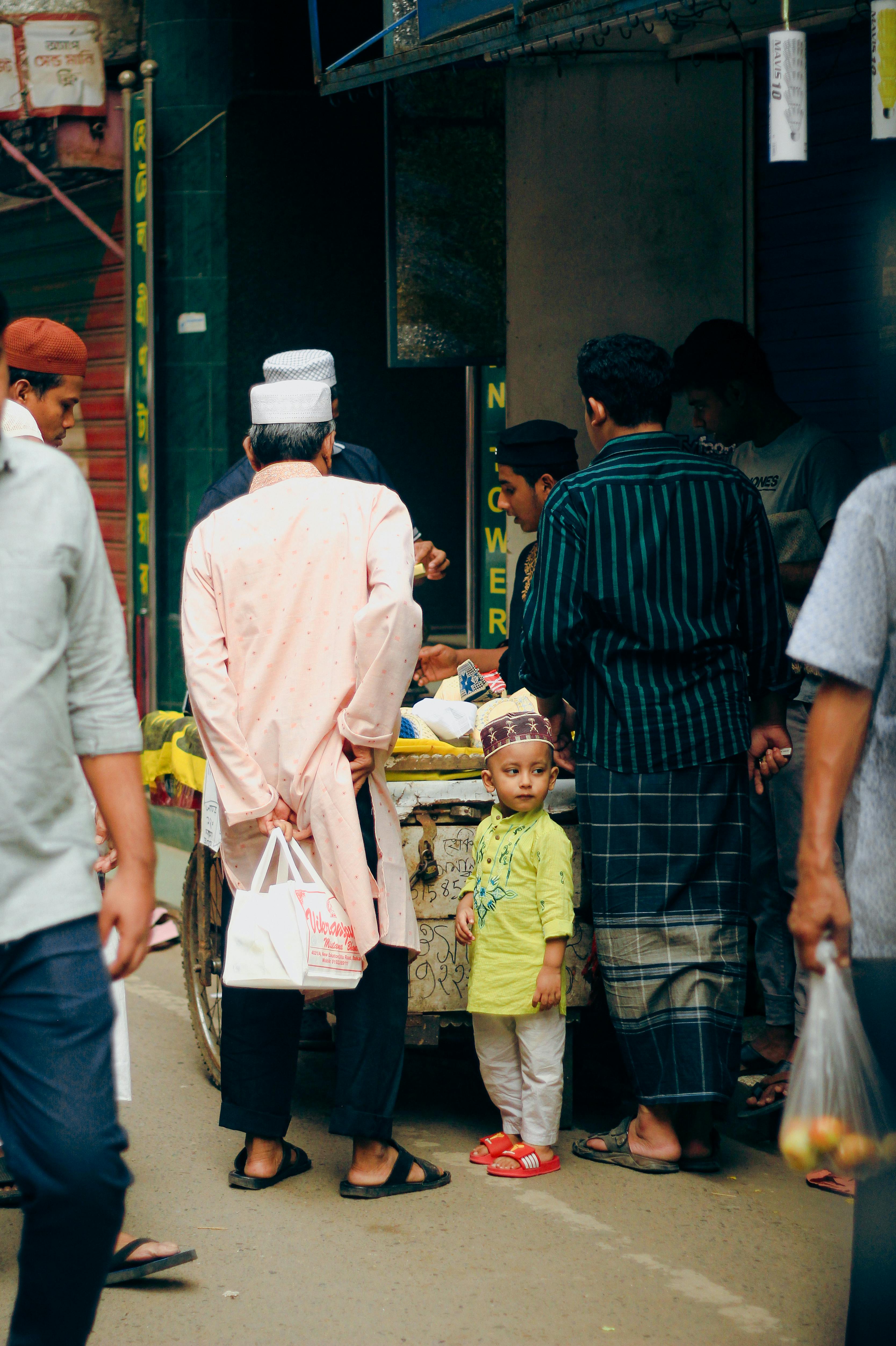 Bustling Street Market in Dhaka, Bangladesh · Free Stock Photo
