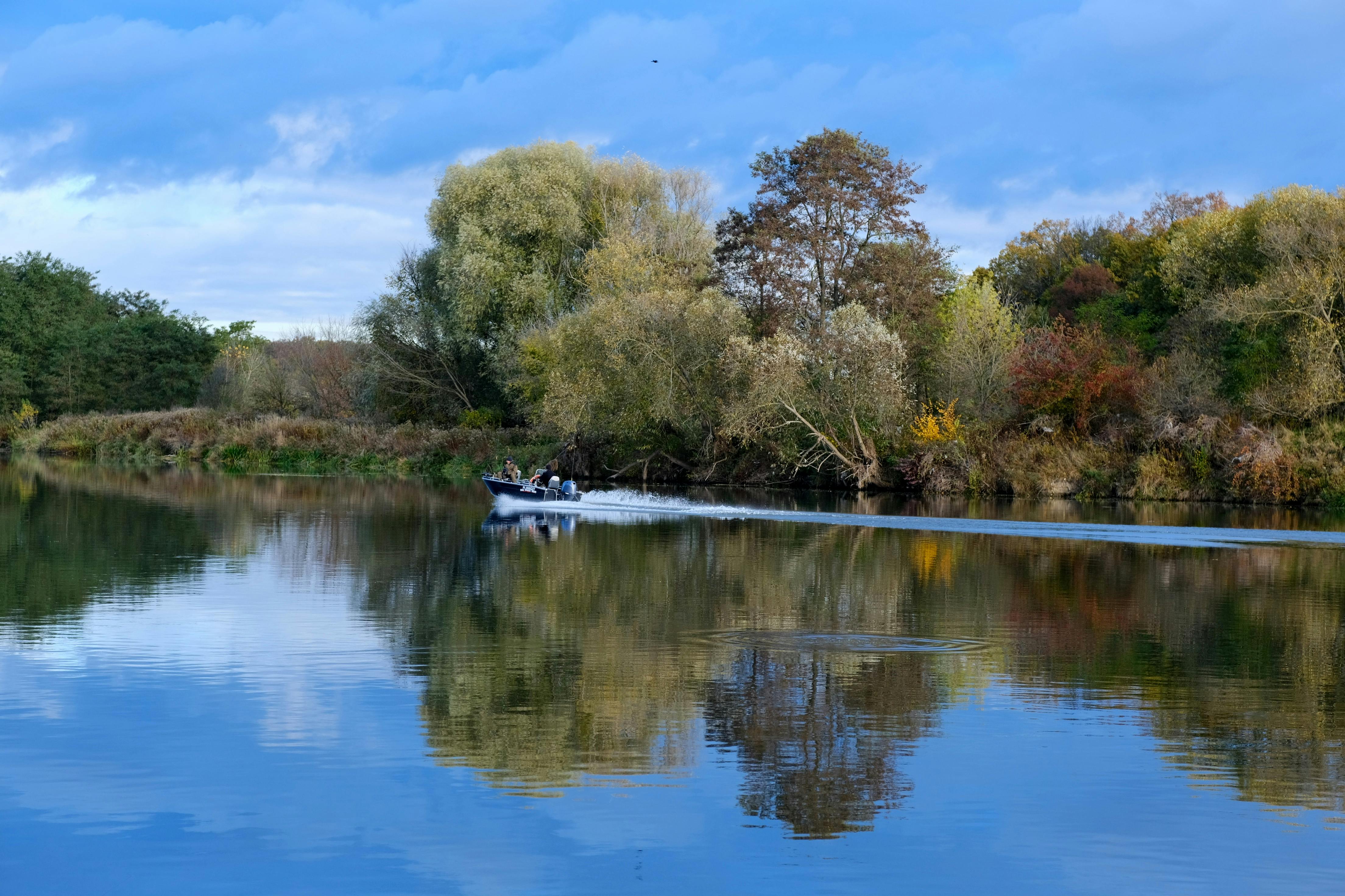 Calm Water Ripples" Photos, Download The BEST Free Calm Water Ripples ...