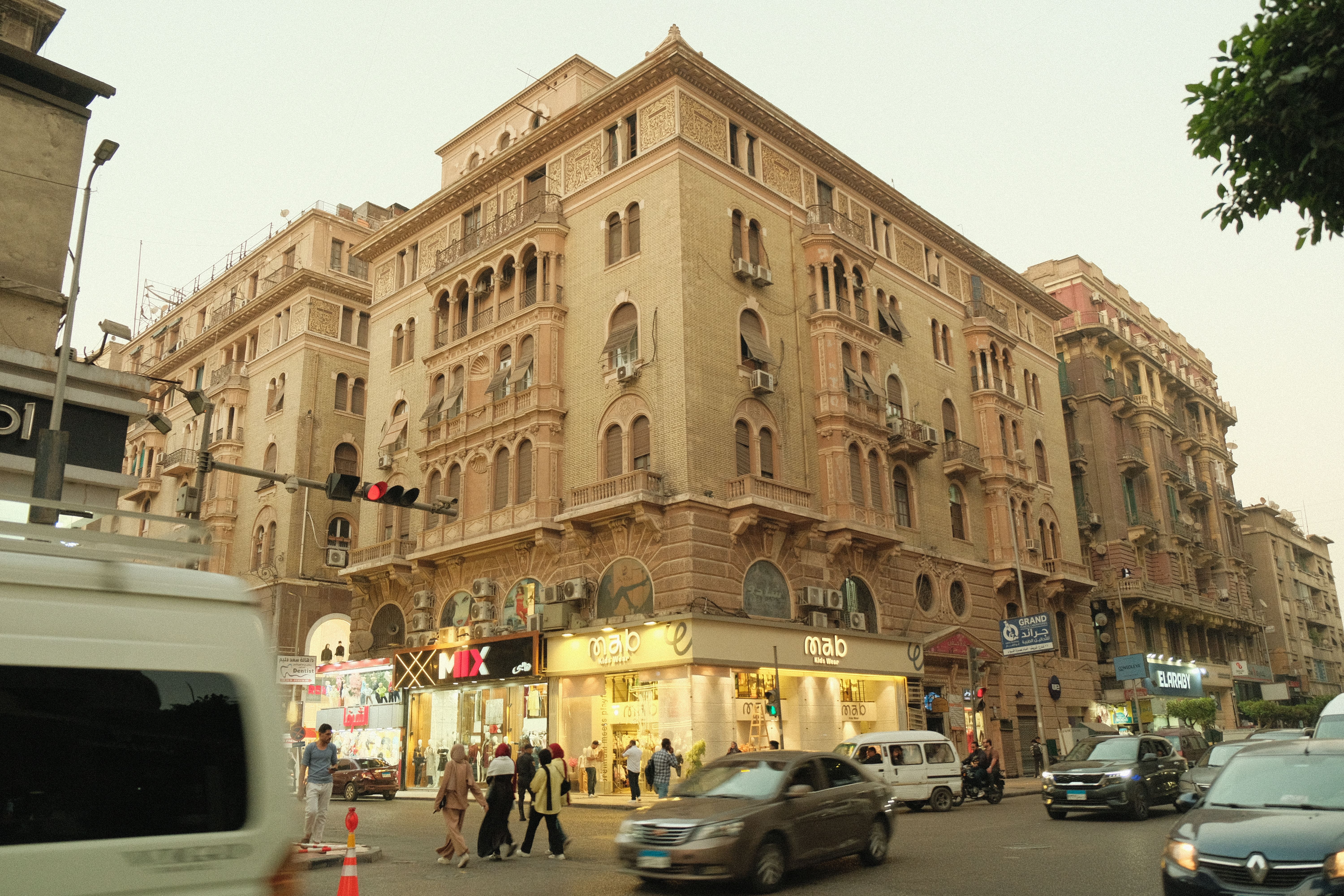 Historic Architecture in Bustling Urban Street Scene · Free Stock Photo