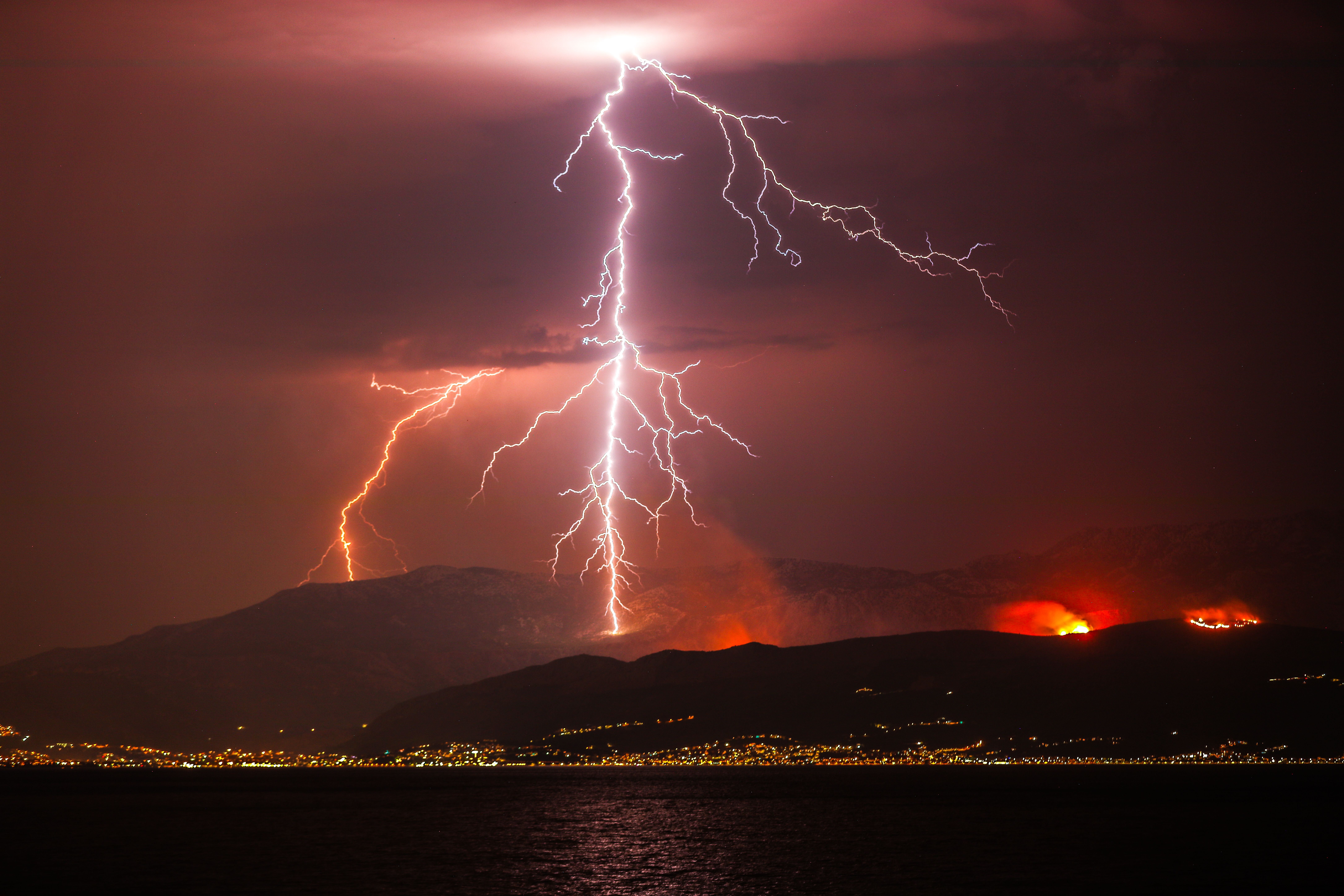 Fire Storm Photos, Download The BEST Free Fire Storm Stock Photos & HD ...