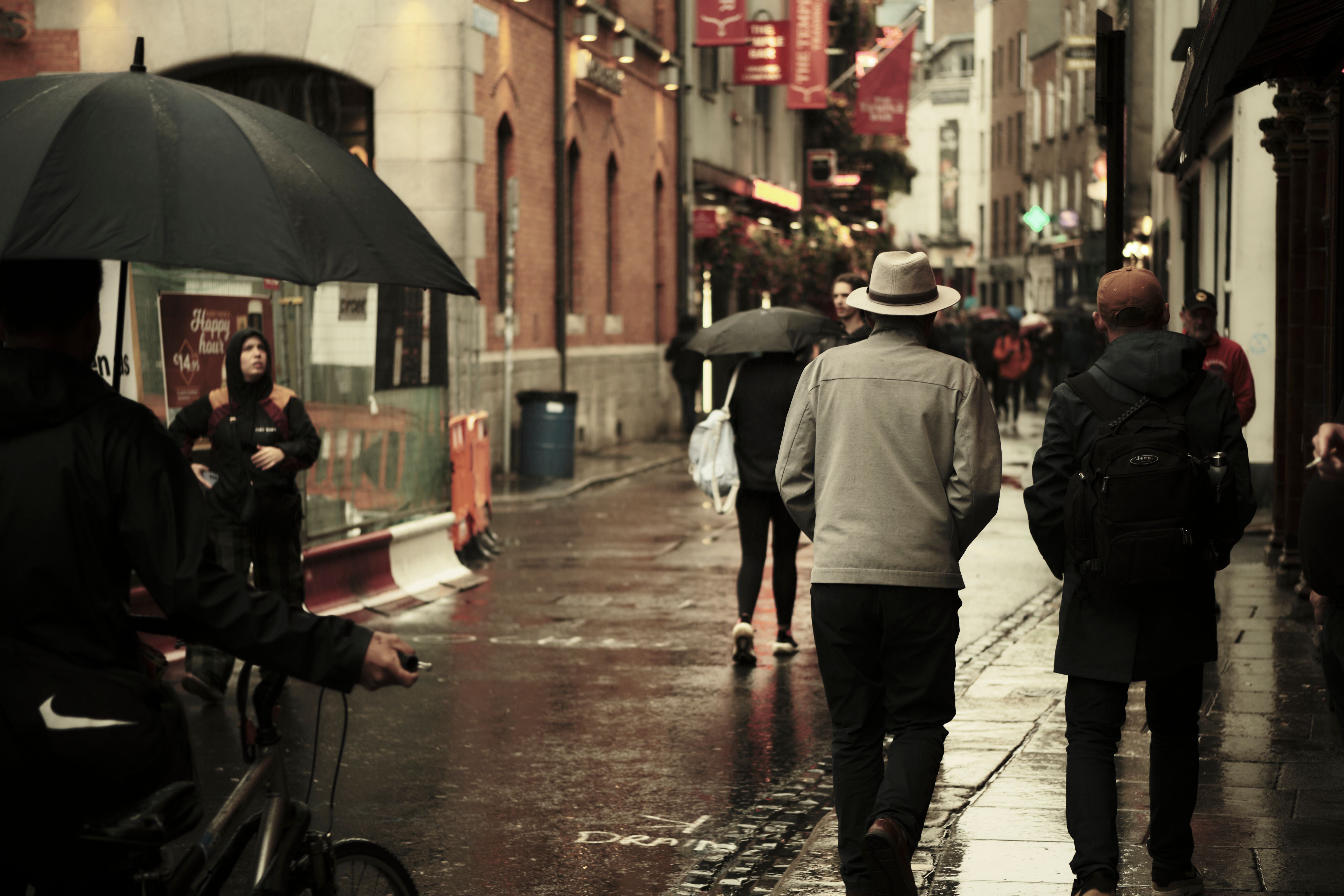 Rainy Day Street Scene in Dublin, Ireland · Free Stock Photo