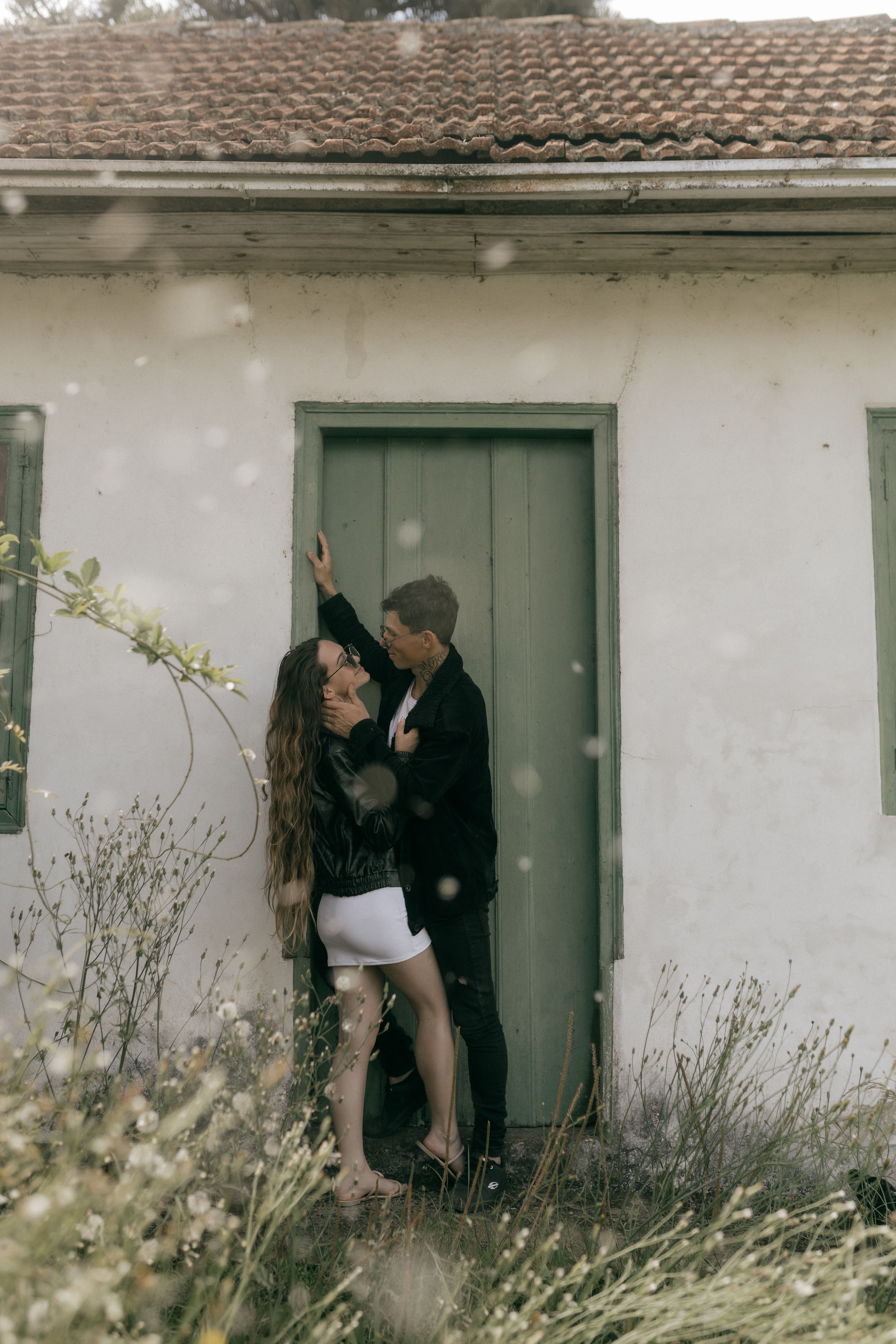 Wall Between Couple Photos, Download The BEST Free Wall Between Couple ...