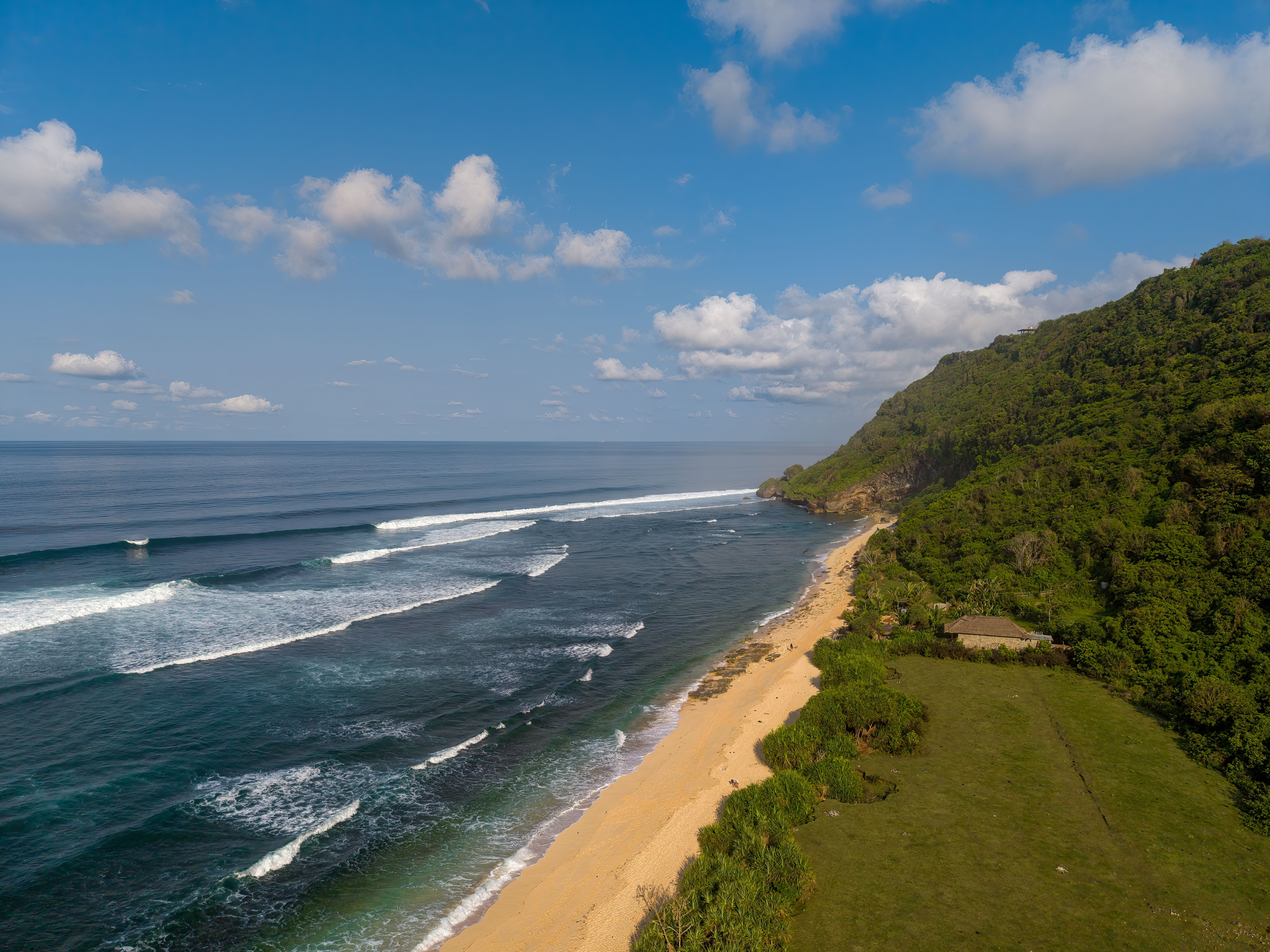 Playas Y Olas Espectaculares En La Costa De Bali · Foto de stock gratuita