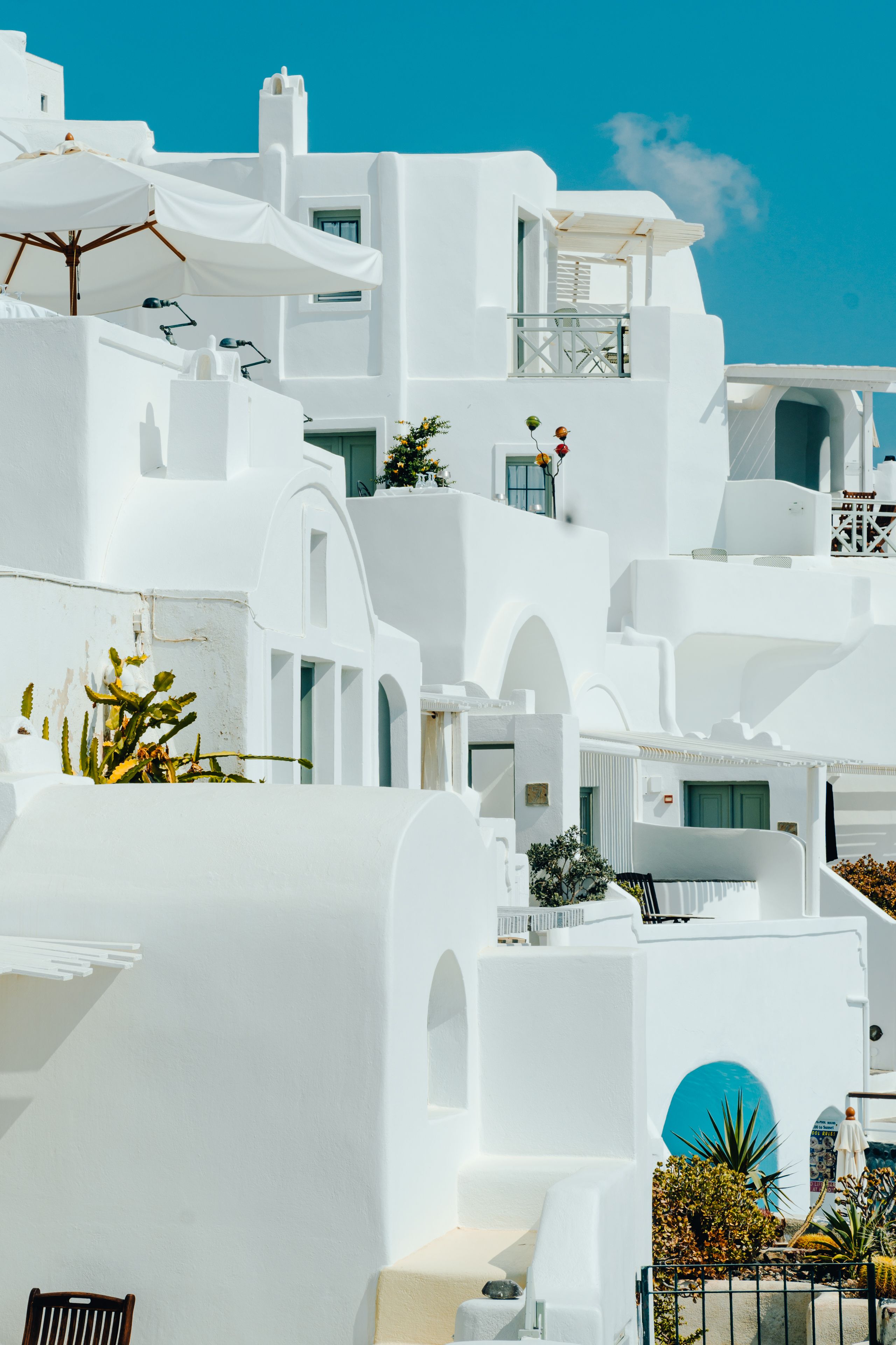 Picturesque White Architecture in Fira, Greece · Free Stock Photo