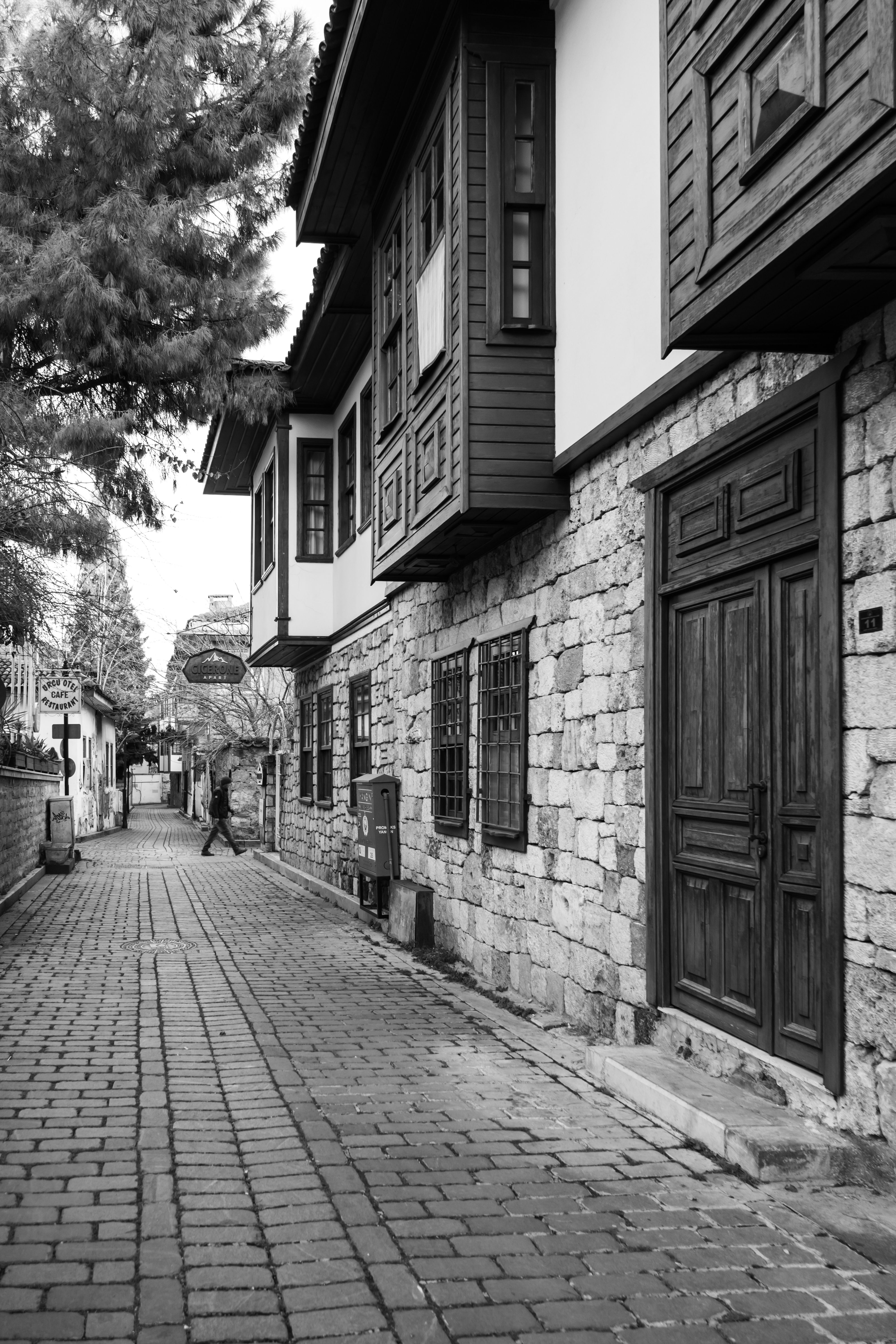 Historic Stone Street in Monochrome Elegance · Free Stock Photo
