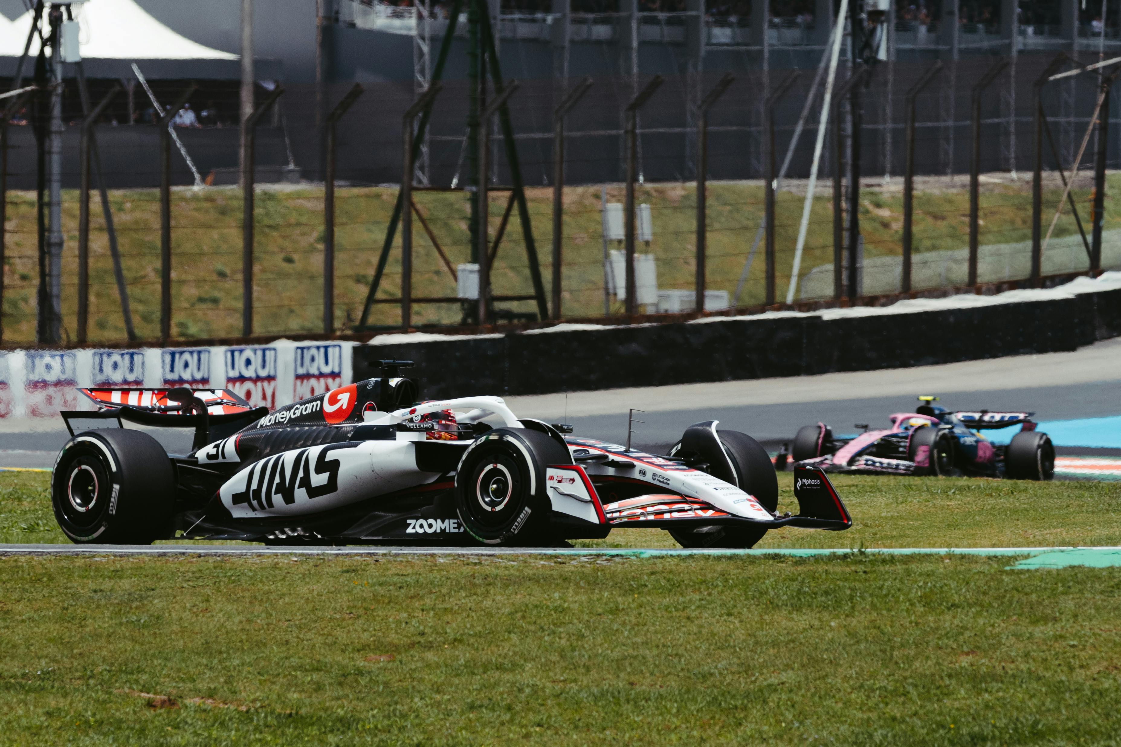 Formula 1 Race Car on São Paulo Track · Free Stock Photo