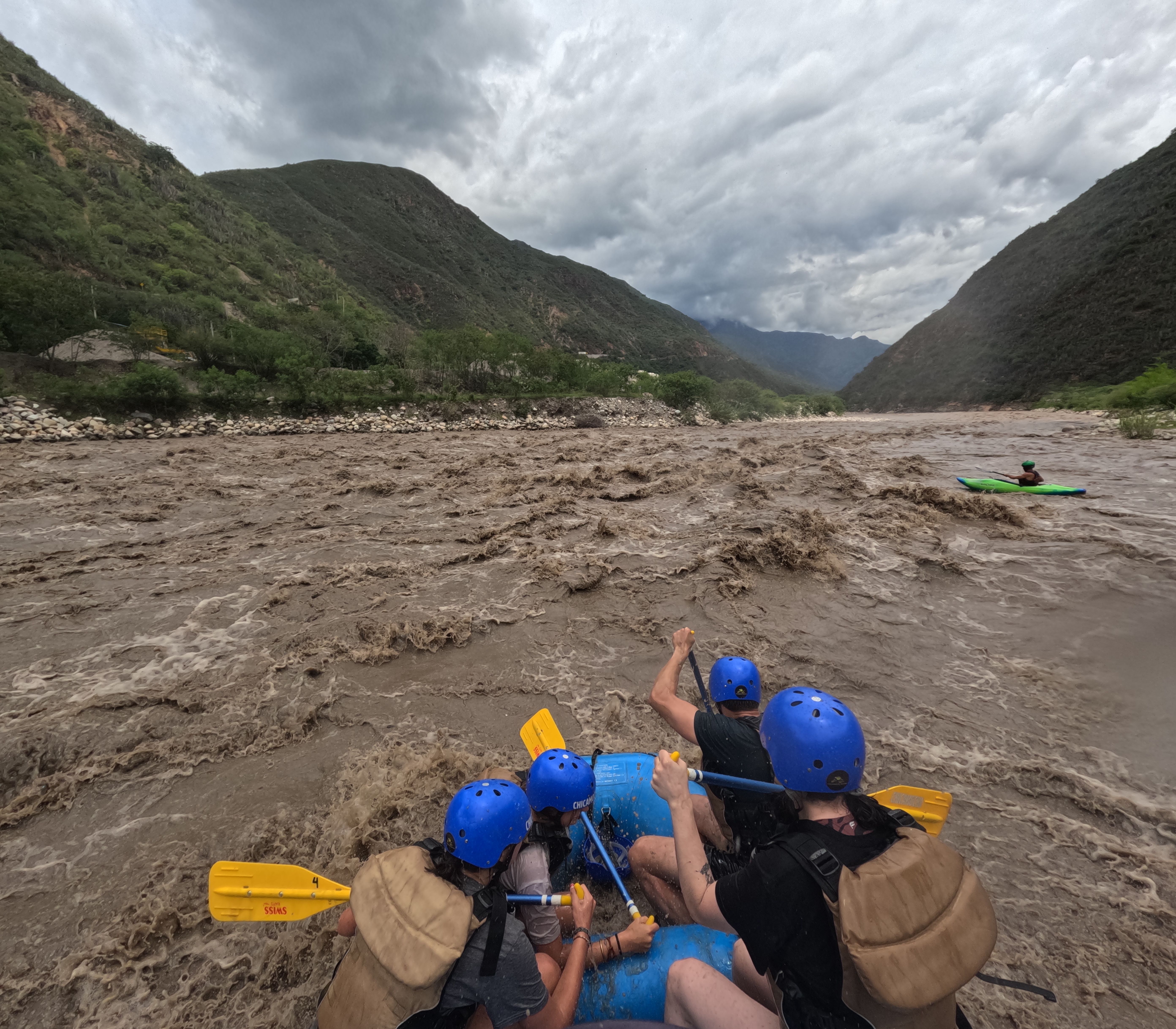 Exciting Whitewater Rafting Adventure in Rapids · Free Stock Photo