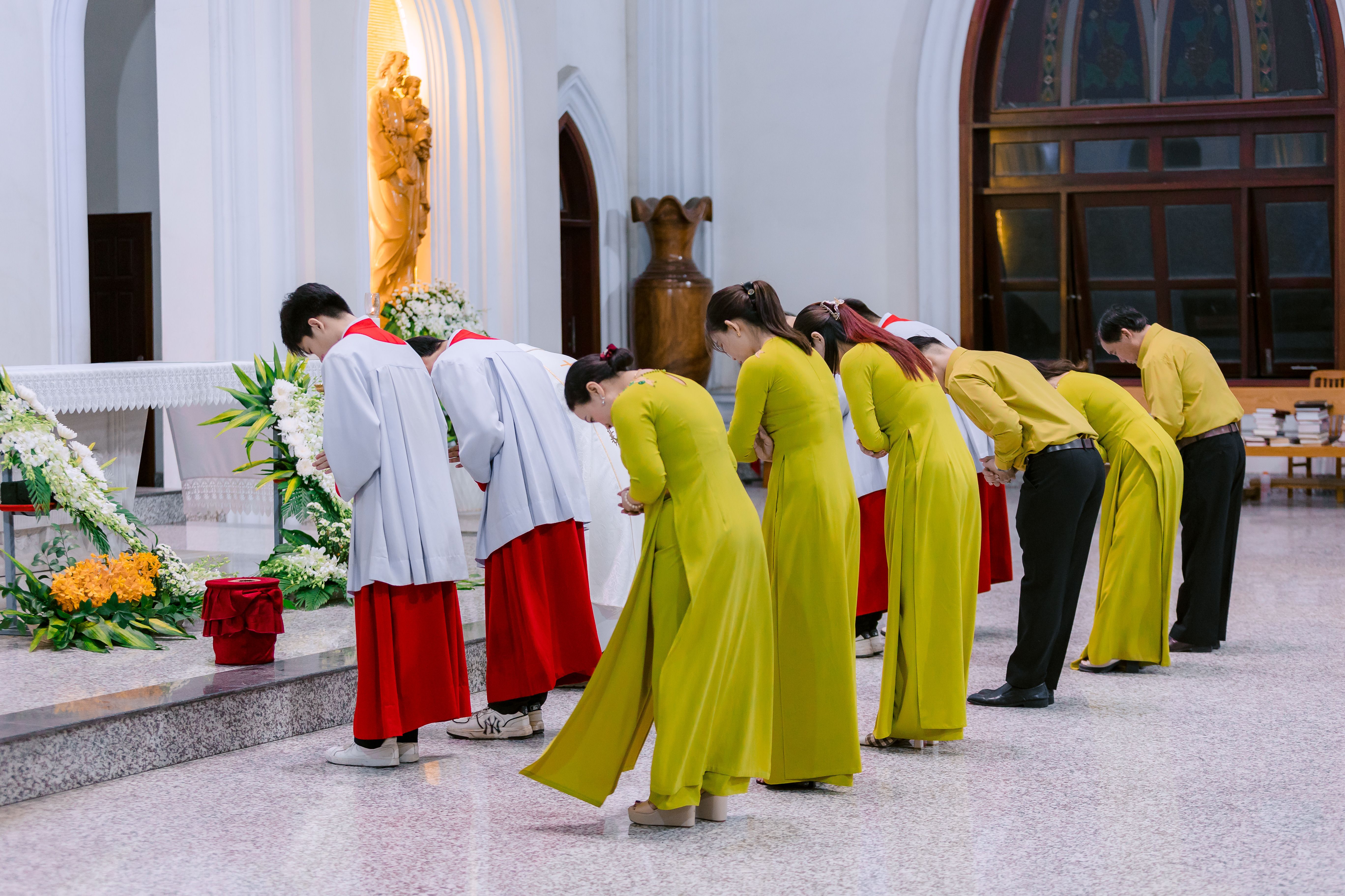 Altar Call Photos, Download The BEST Free Altar Call Stock Photos & HD ...