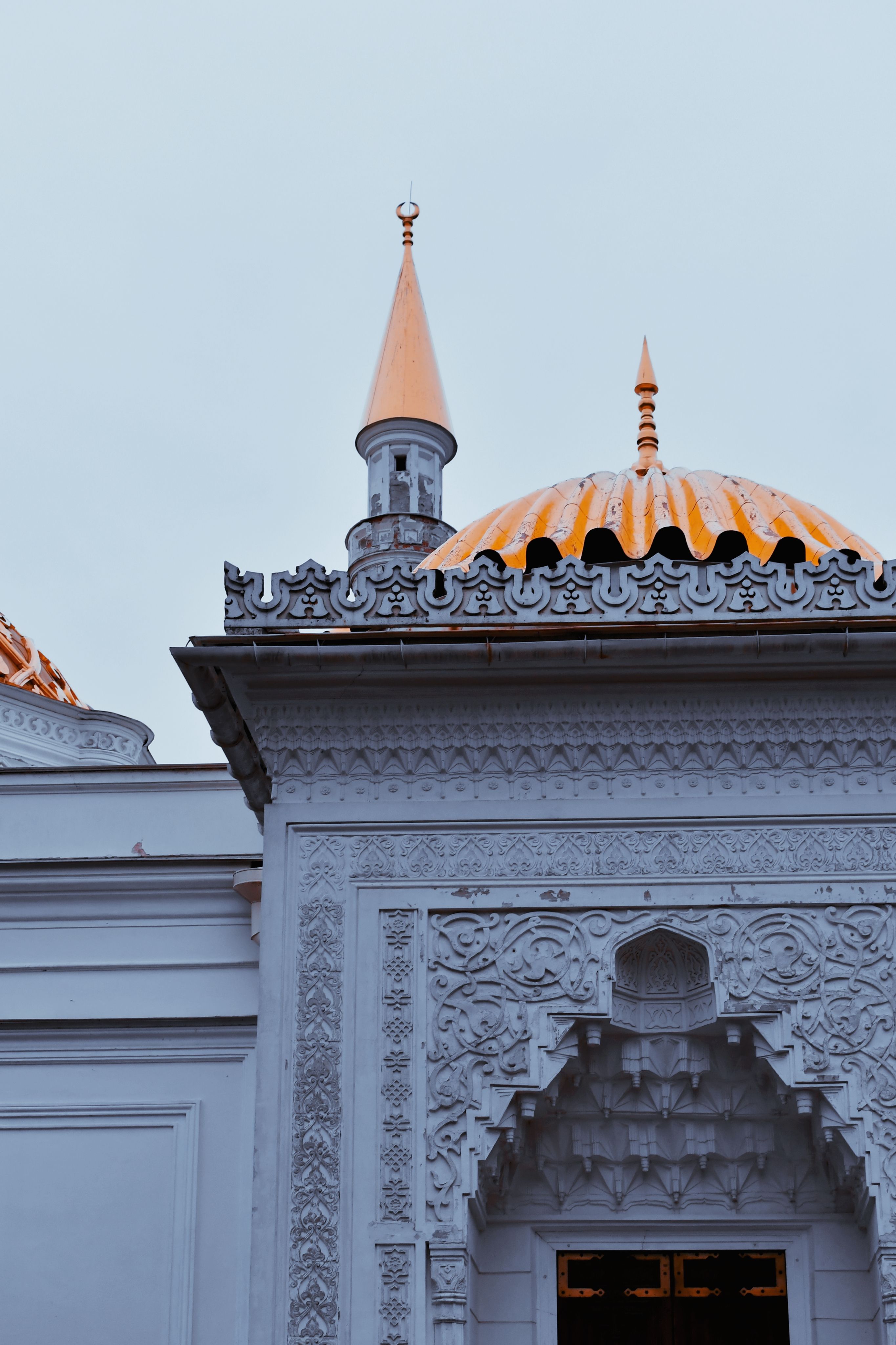 Architectural Detail of Ornate Building Façade · Free Stock Photo