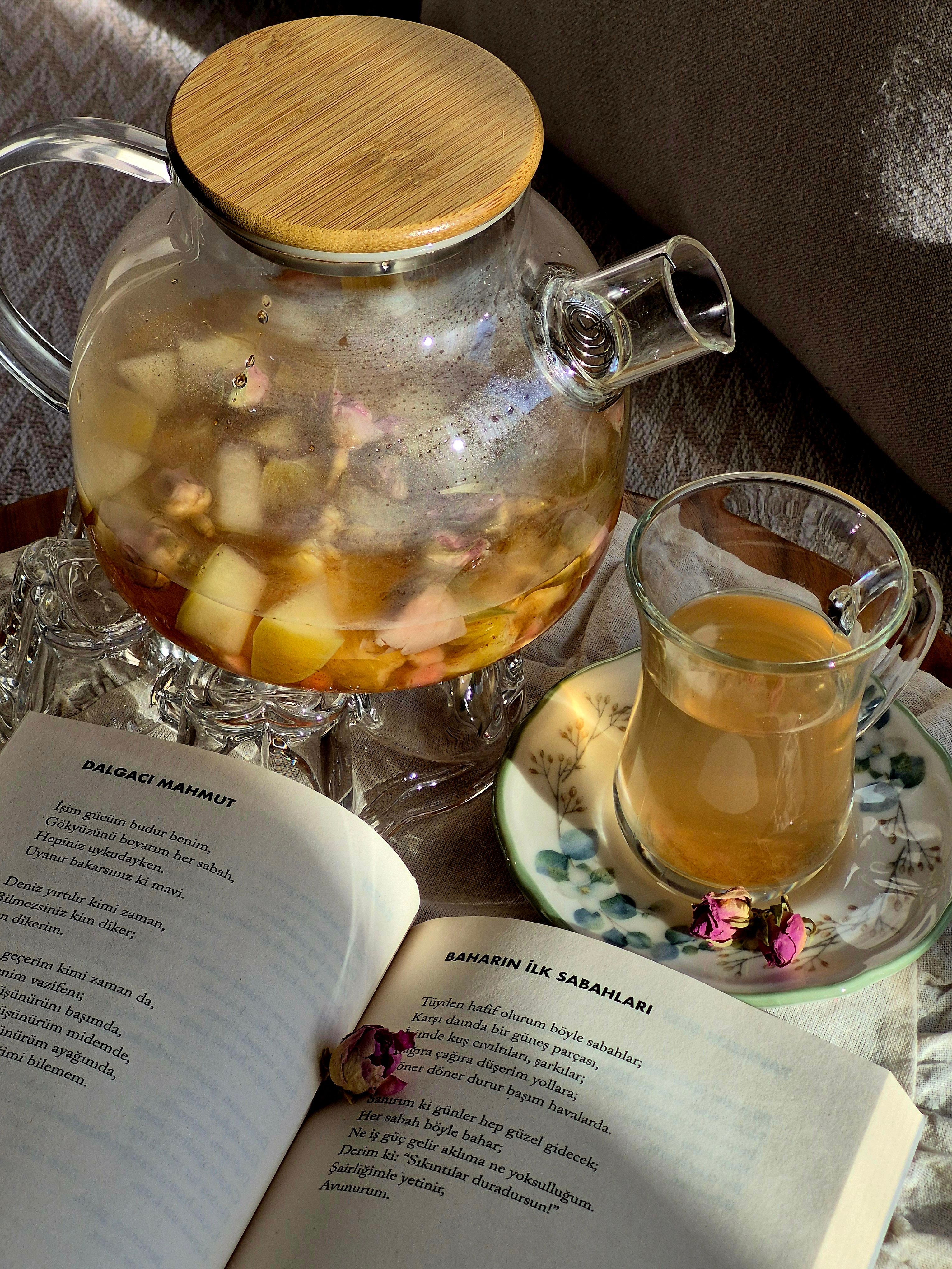 Cozy Tea Setup with Herbal Infusion · Free Stock Photo