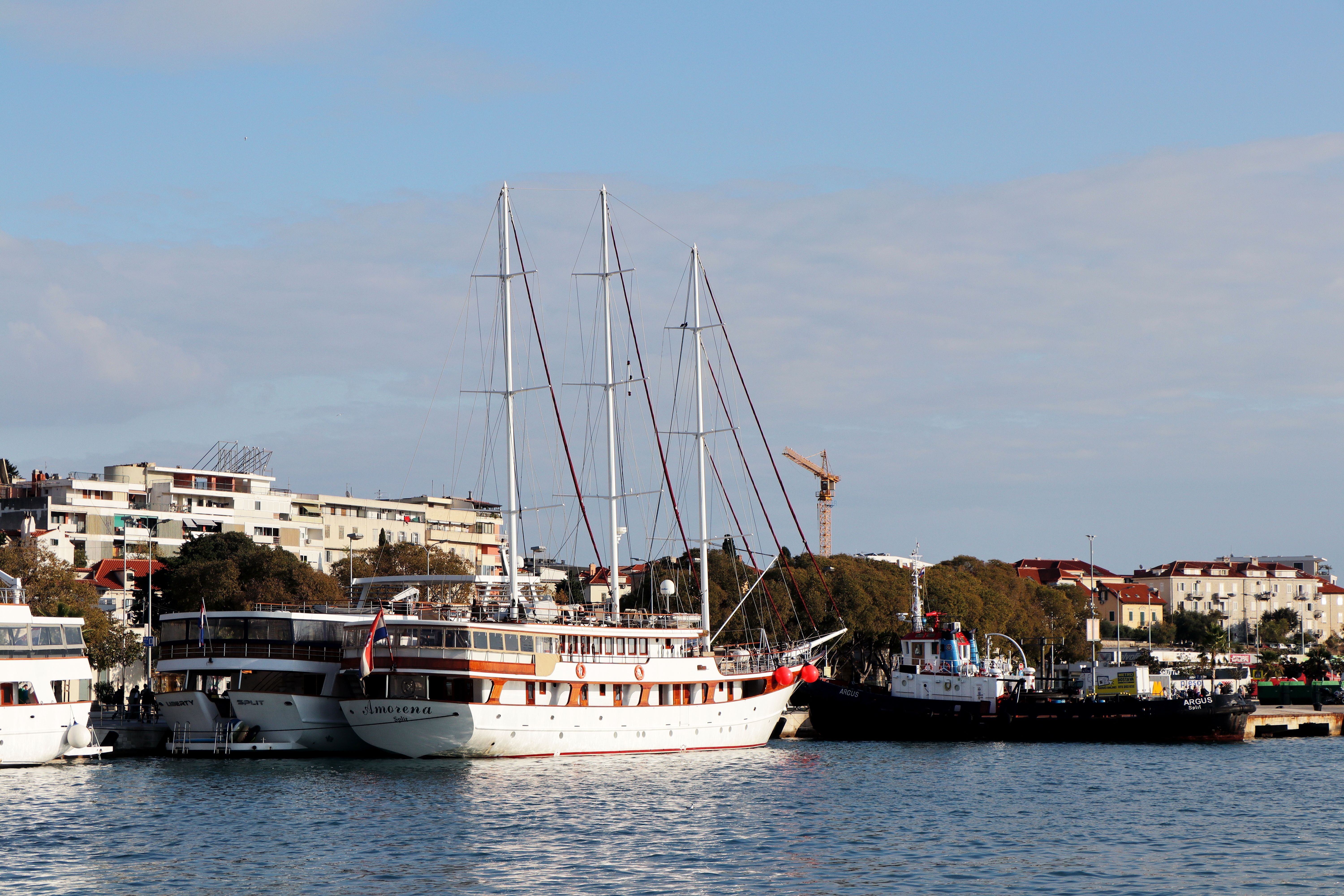 Mileniu Riva Photos, Download The BEST Free Mileniu Riva Stock Photos ...