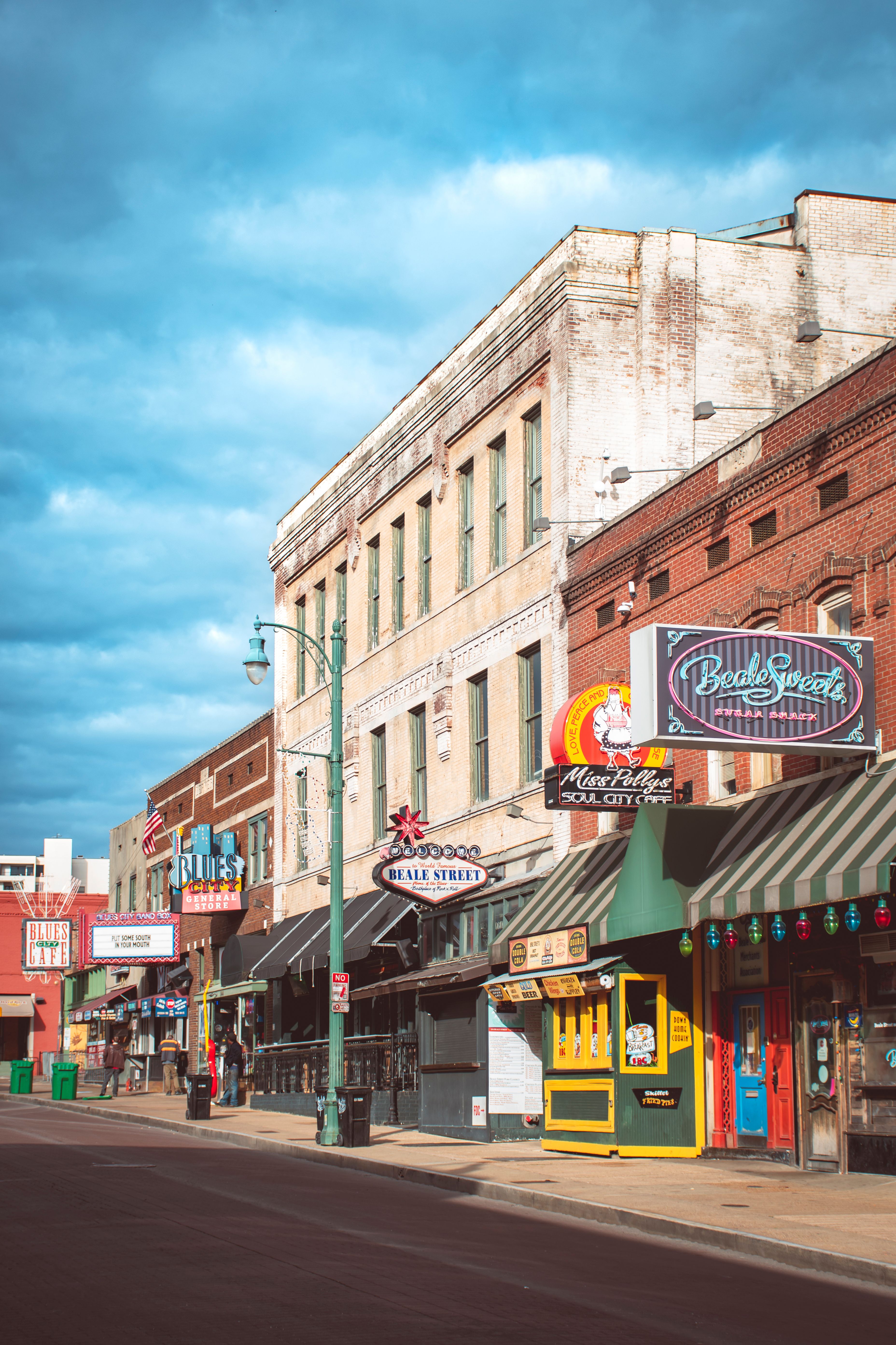 Bustling Day on Iconic Beale Street in Memphis · Free Stock Photo