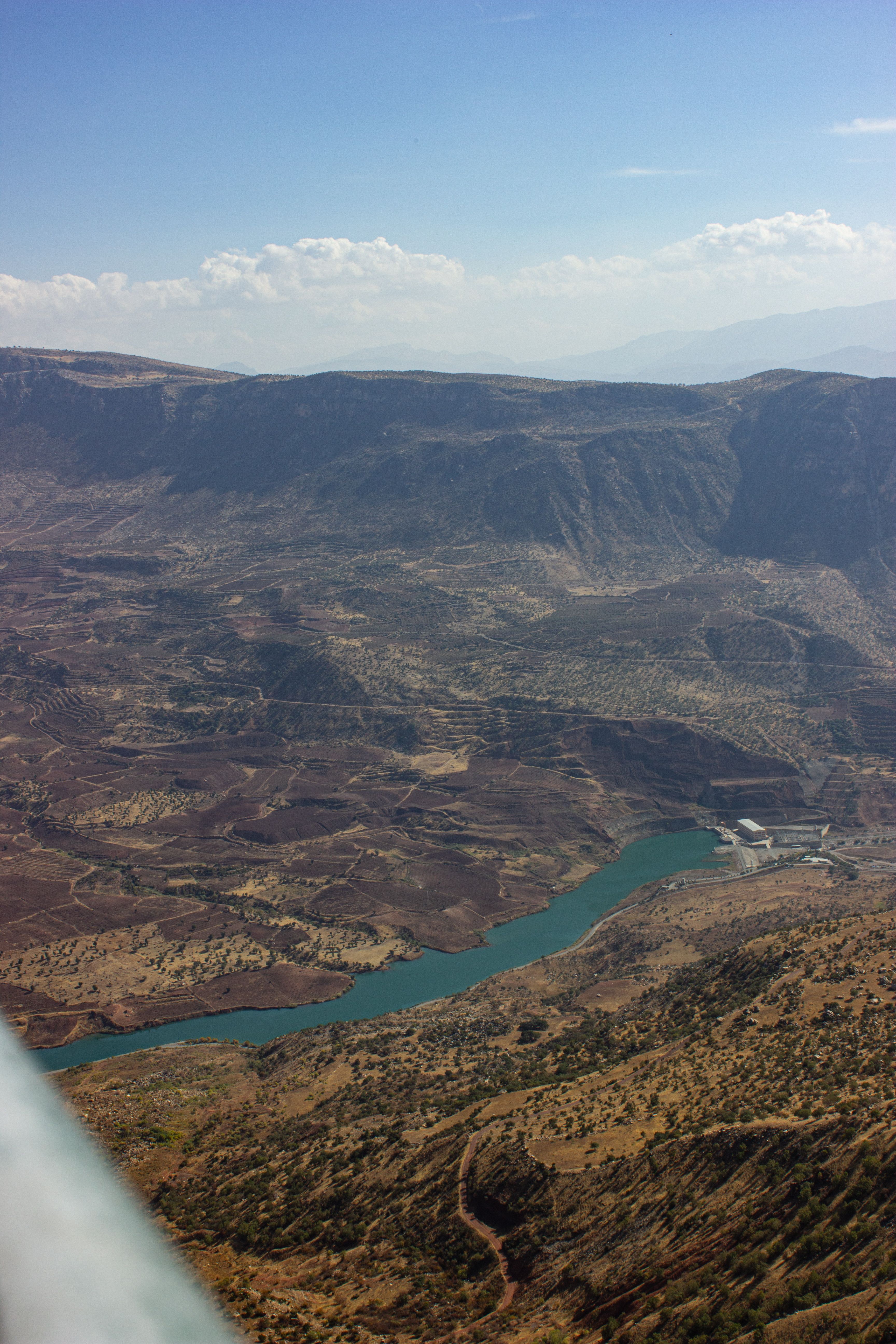 Aerial View of Tillo Mountains and River in Türkiye · Free Stock Photo
