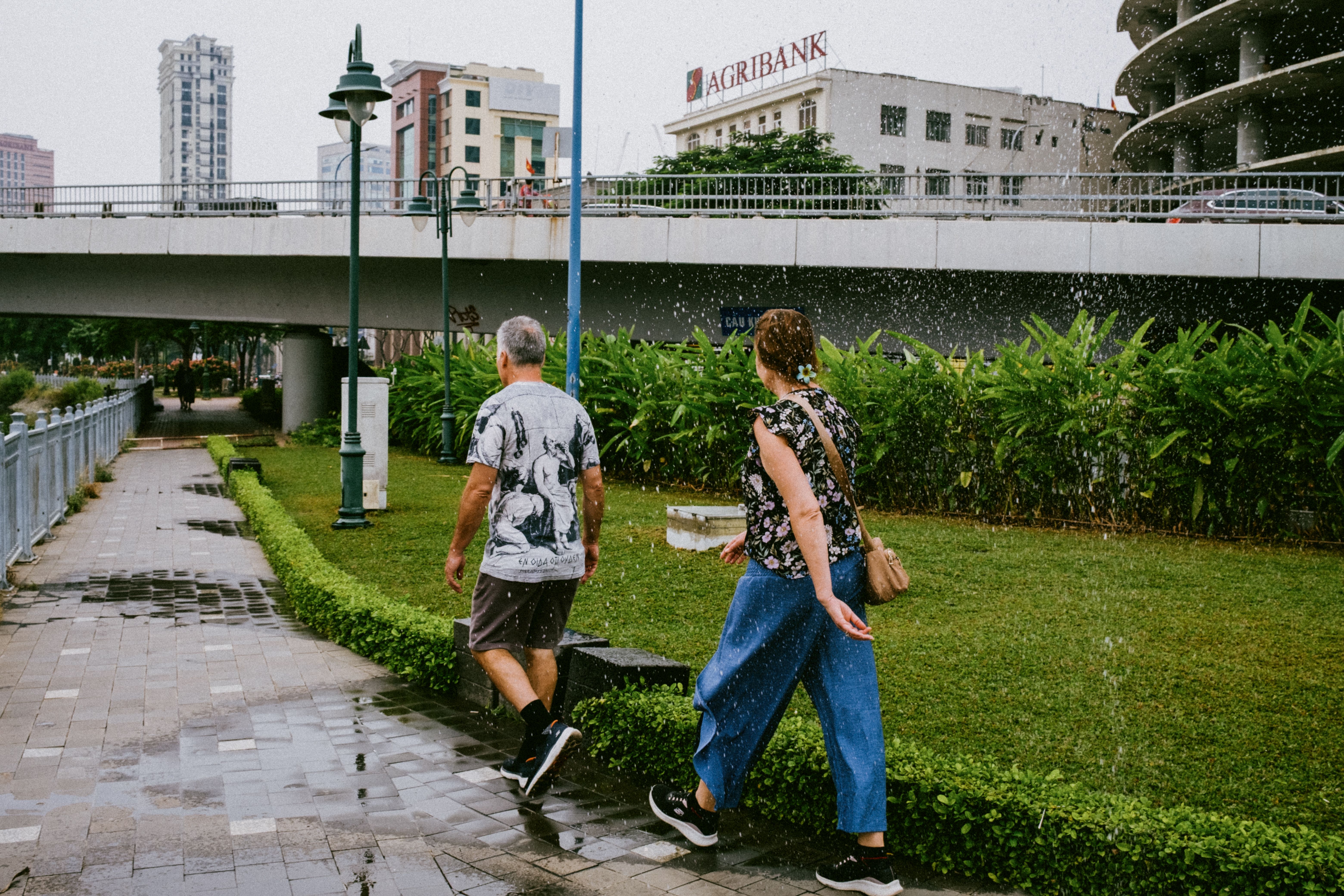 Urban Walkway with Diverse Architecture · Free Stock Photo