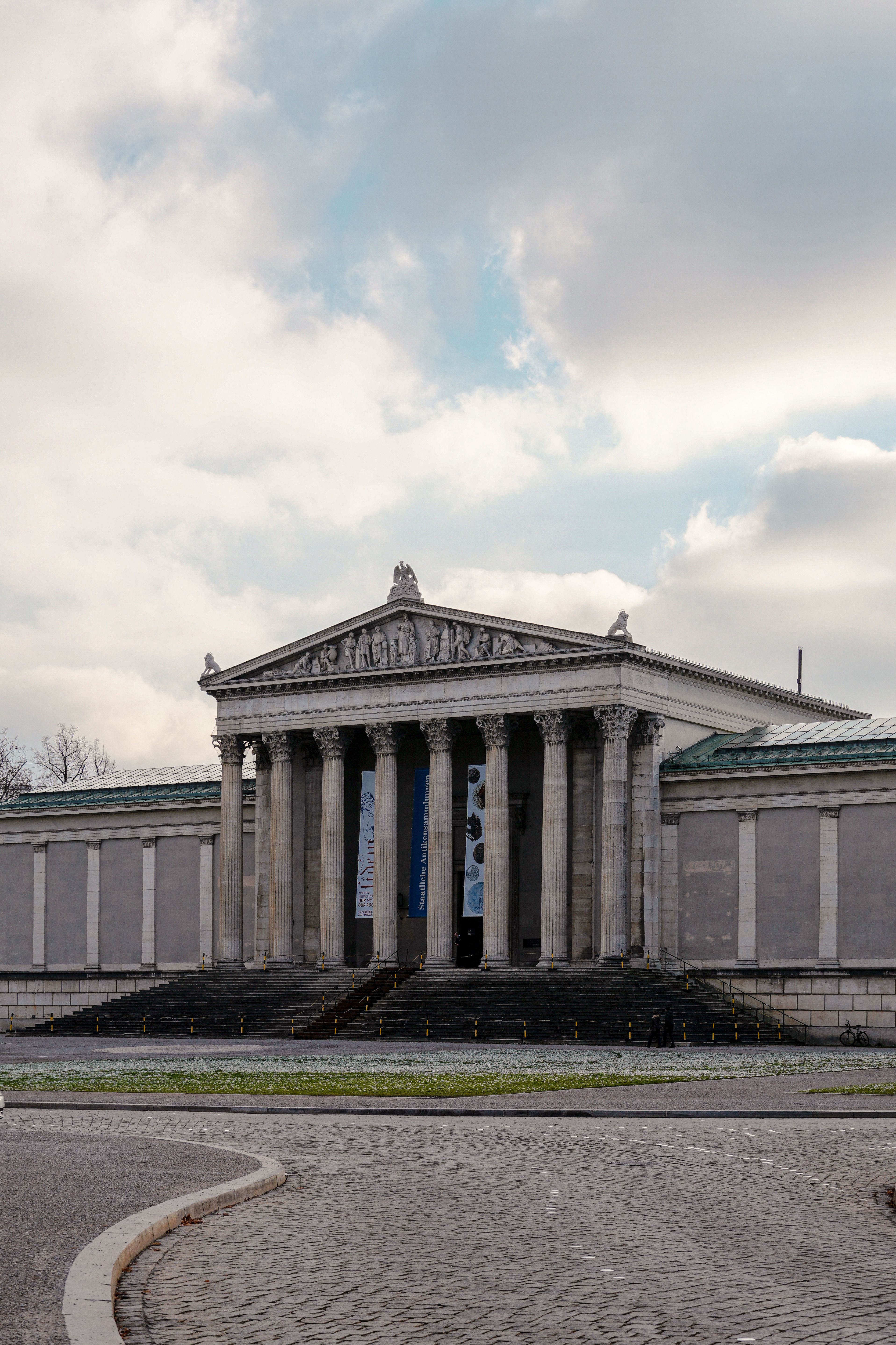 Neoclassical Architecture of Munich's Art Museum · Free Stock Photo