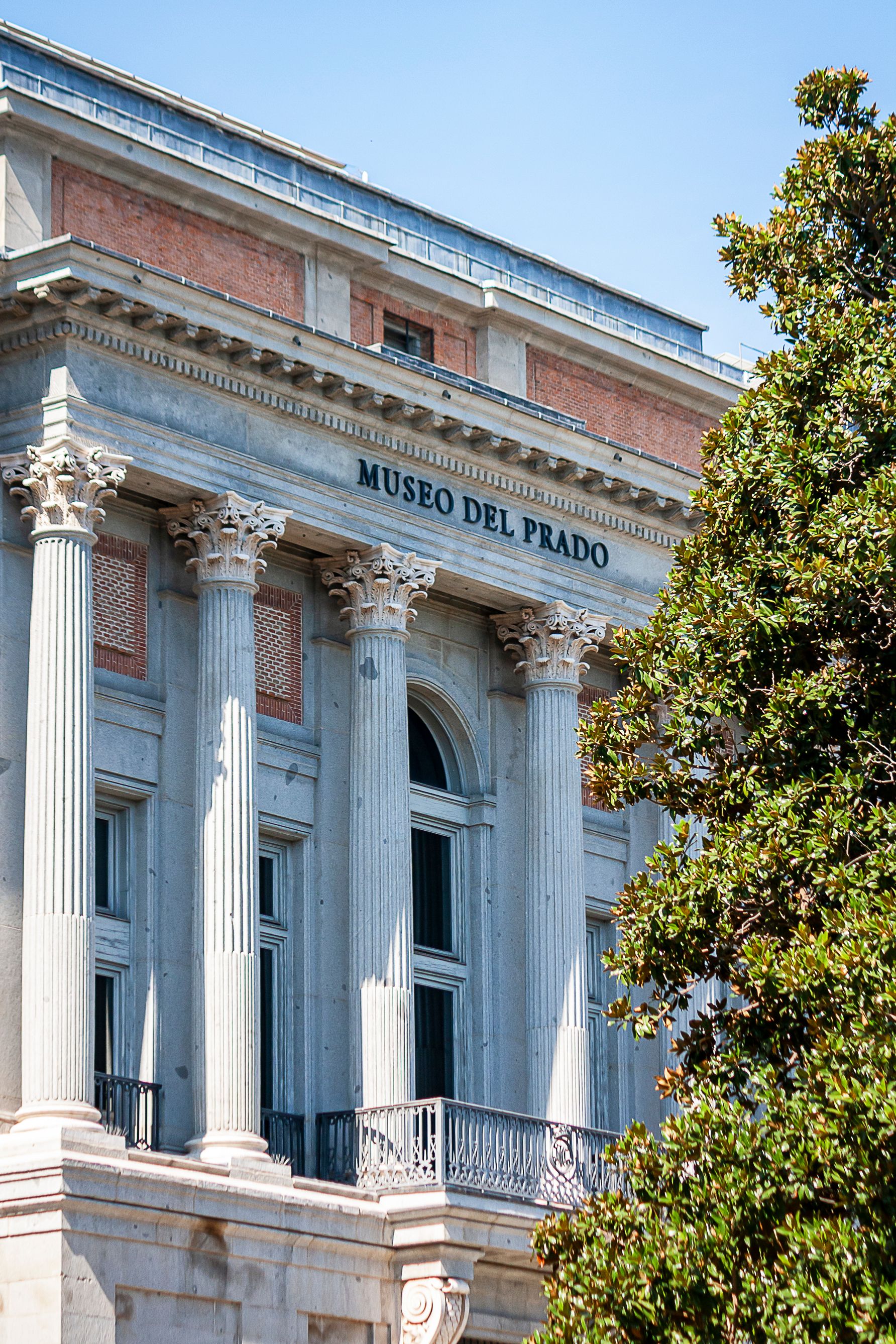 Classic Facade of Museo del Prado in Madrid · Free Stock Photo
