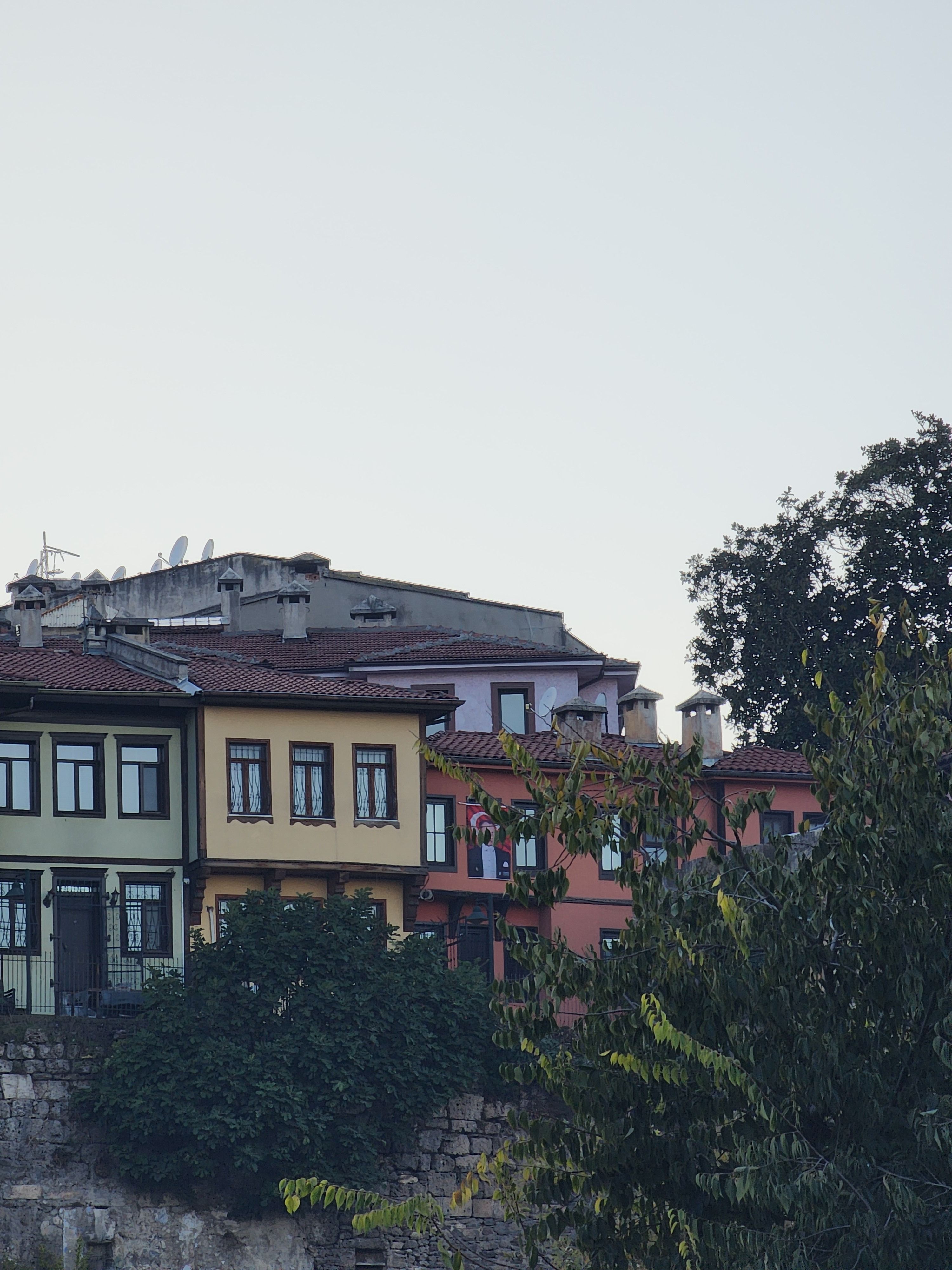 Colorful Historic Houses in Bursa, Türkiye · Free Stock Photo
