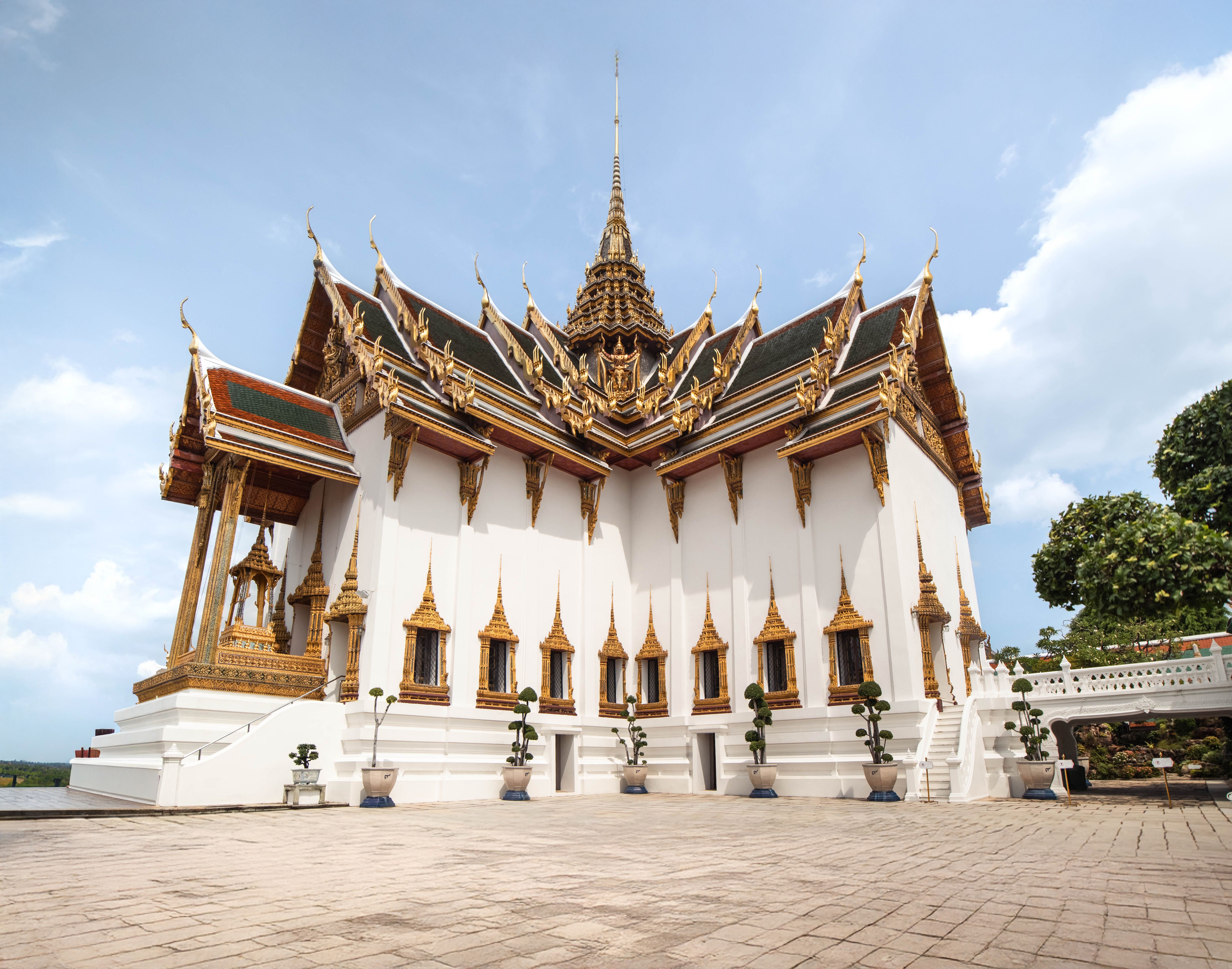 Grand Palace's Ornate Temple Architecture in Bangkok · Free Stock Photo