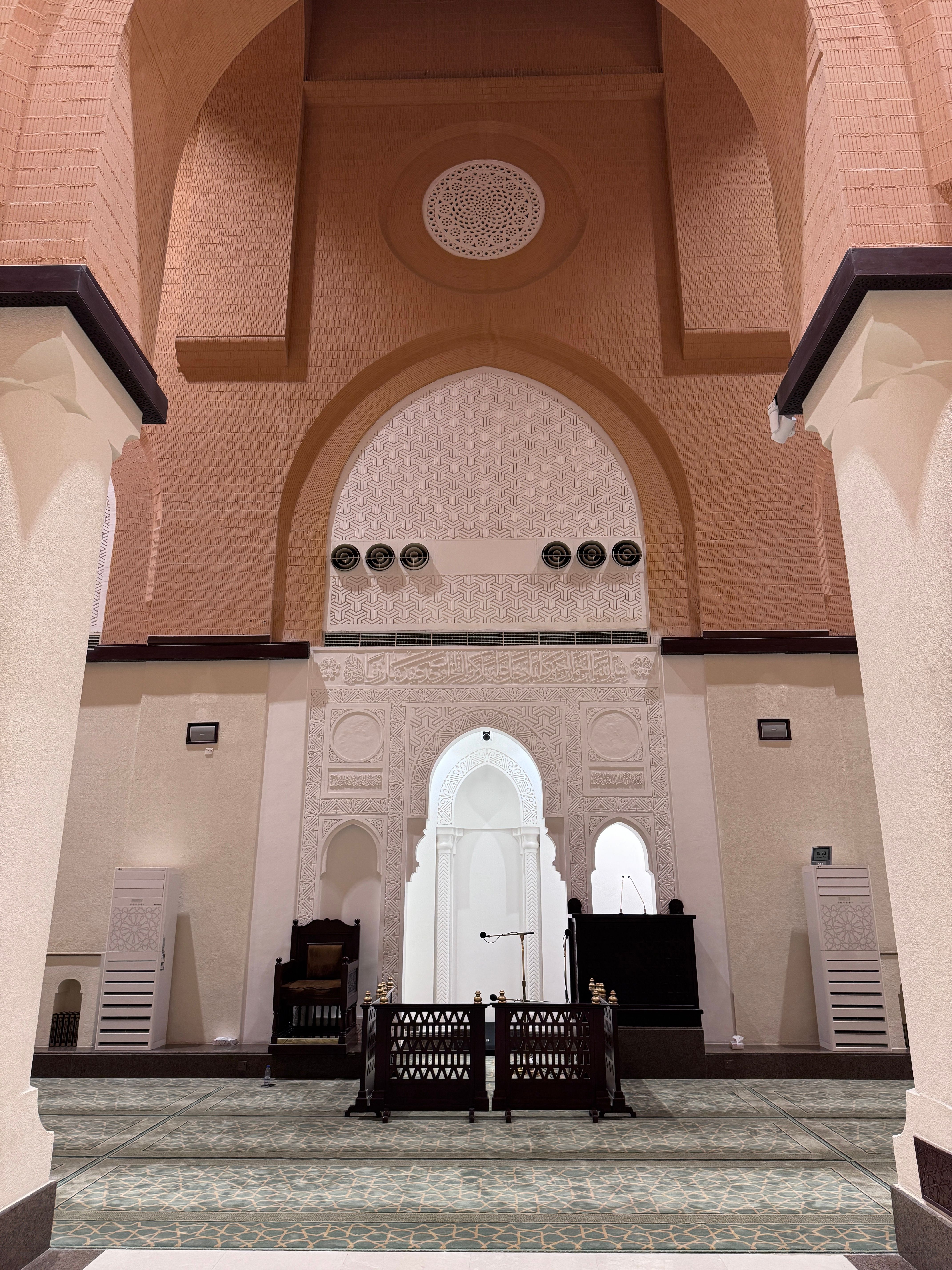 Interior of a Mosque in Madinah, Saudi Arabia · Free Stock Photo