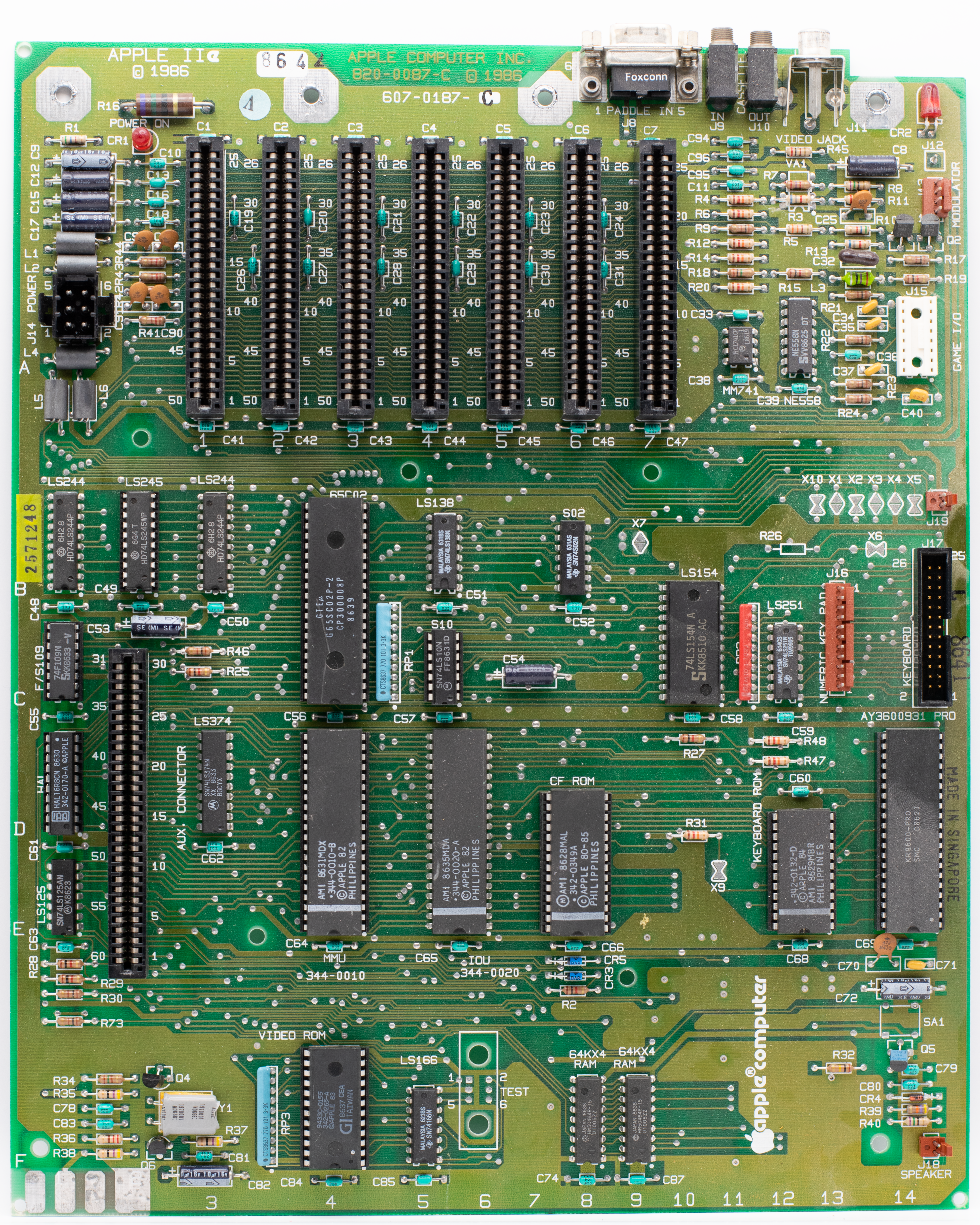 Vintage AMD Motherboard with PCI and AGP Slots · Free Stock Photo
