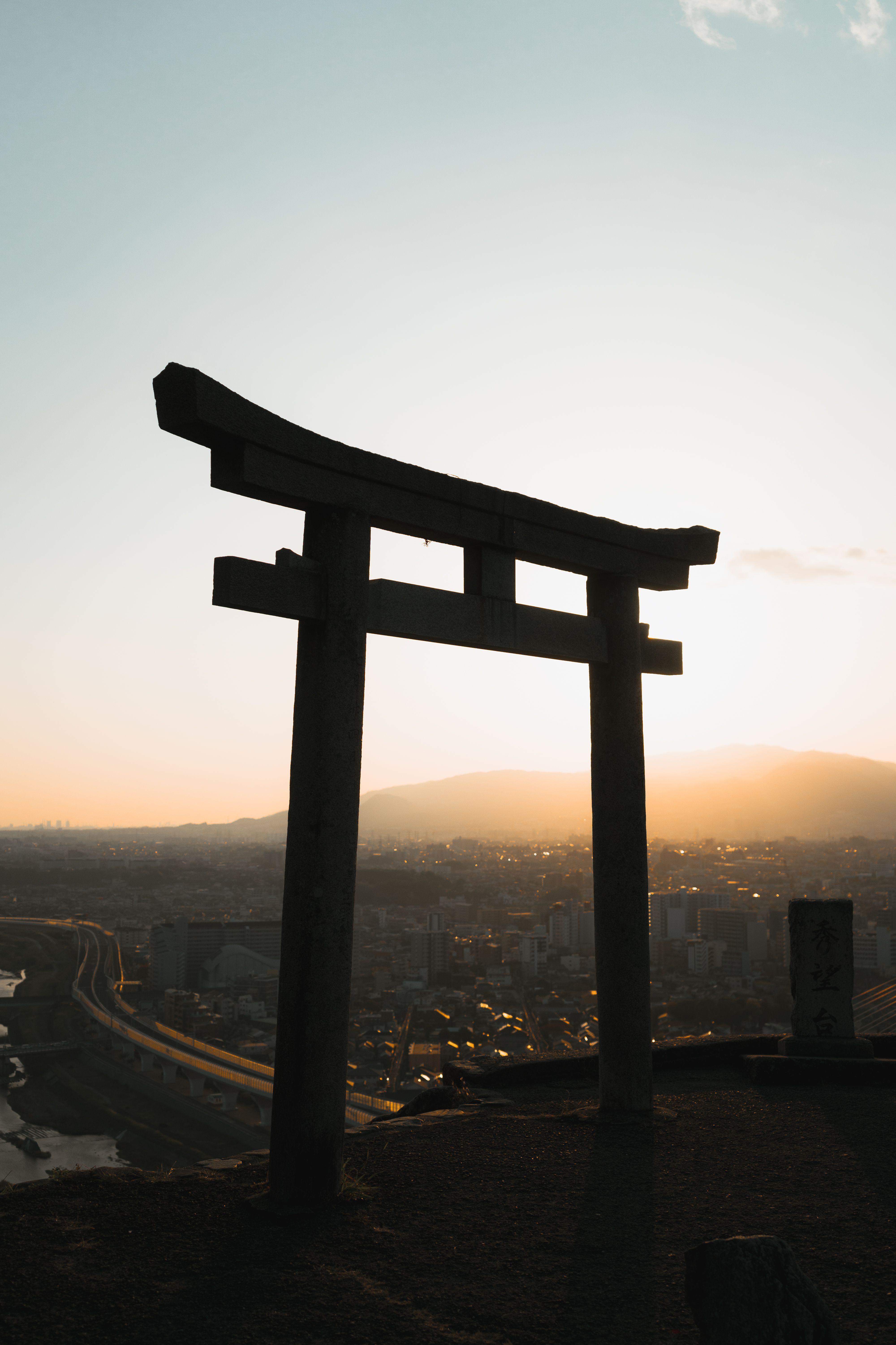 Minimal Black &White Japanese Torii Gate 4k Wallpaper Photos, Download ...