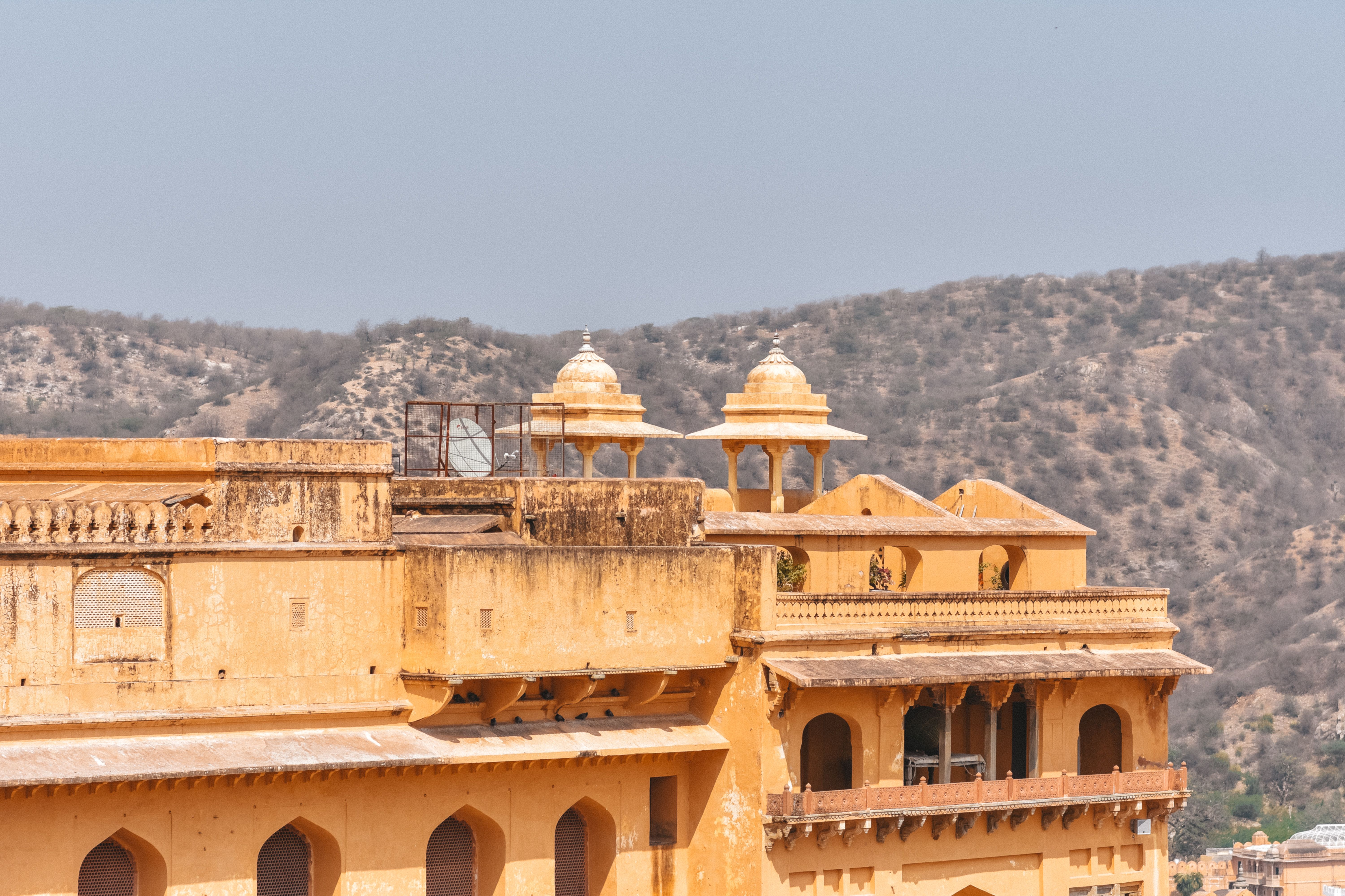 Historic Indian Fort against Mountainous Backdrop · Free Stock Photo