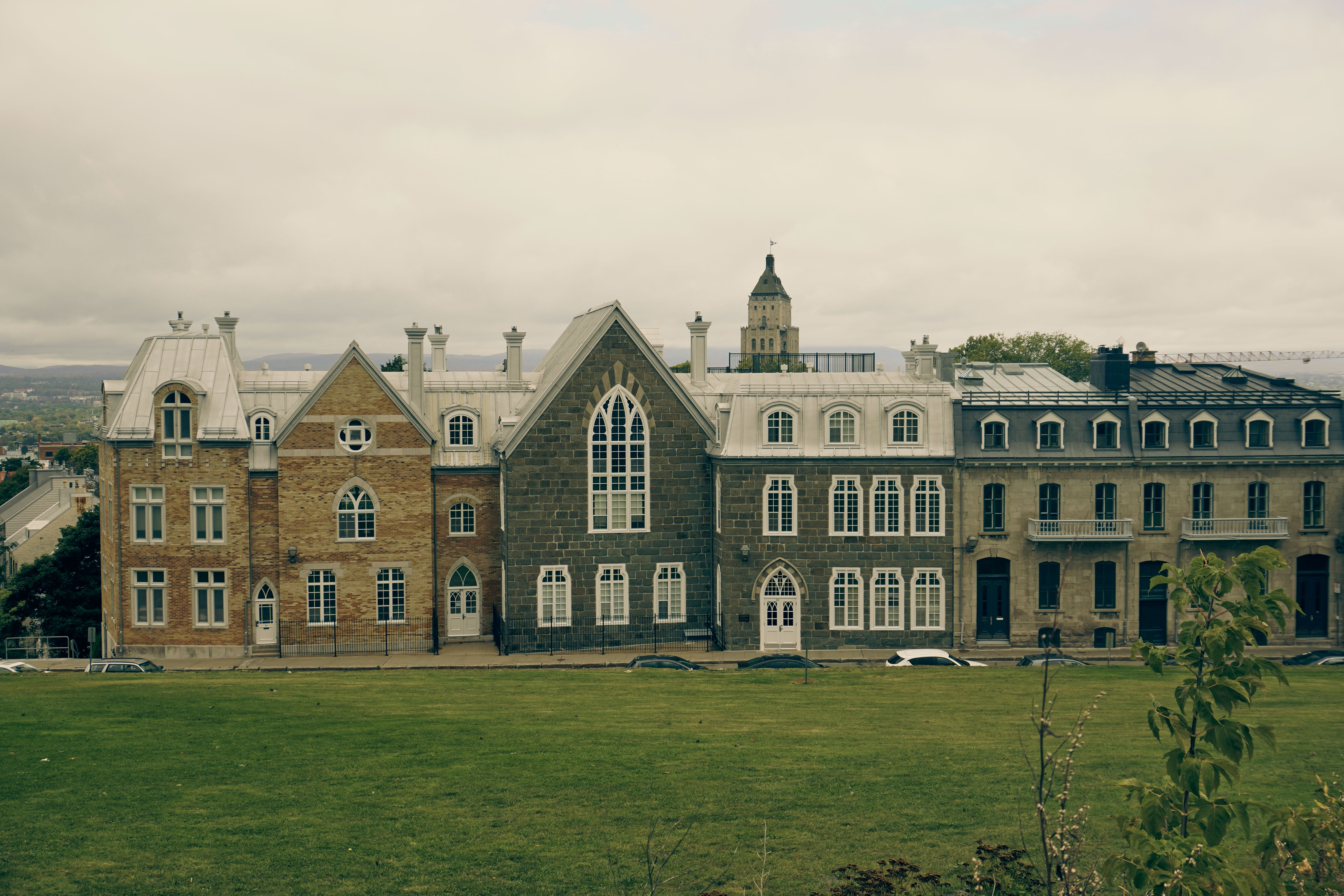 Historic European-Style Building Architecture · Free Stock Photo
