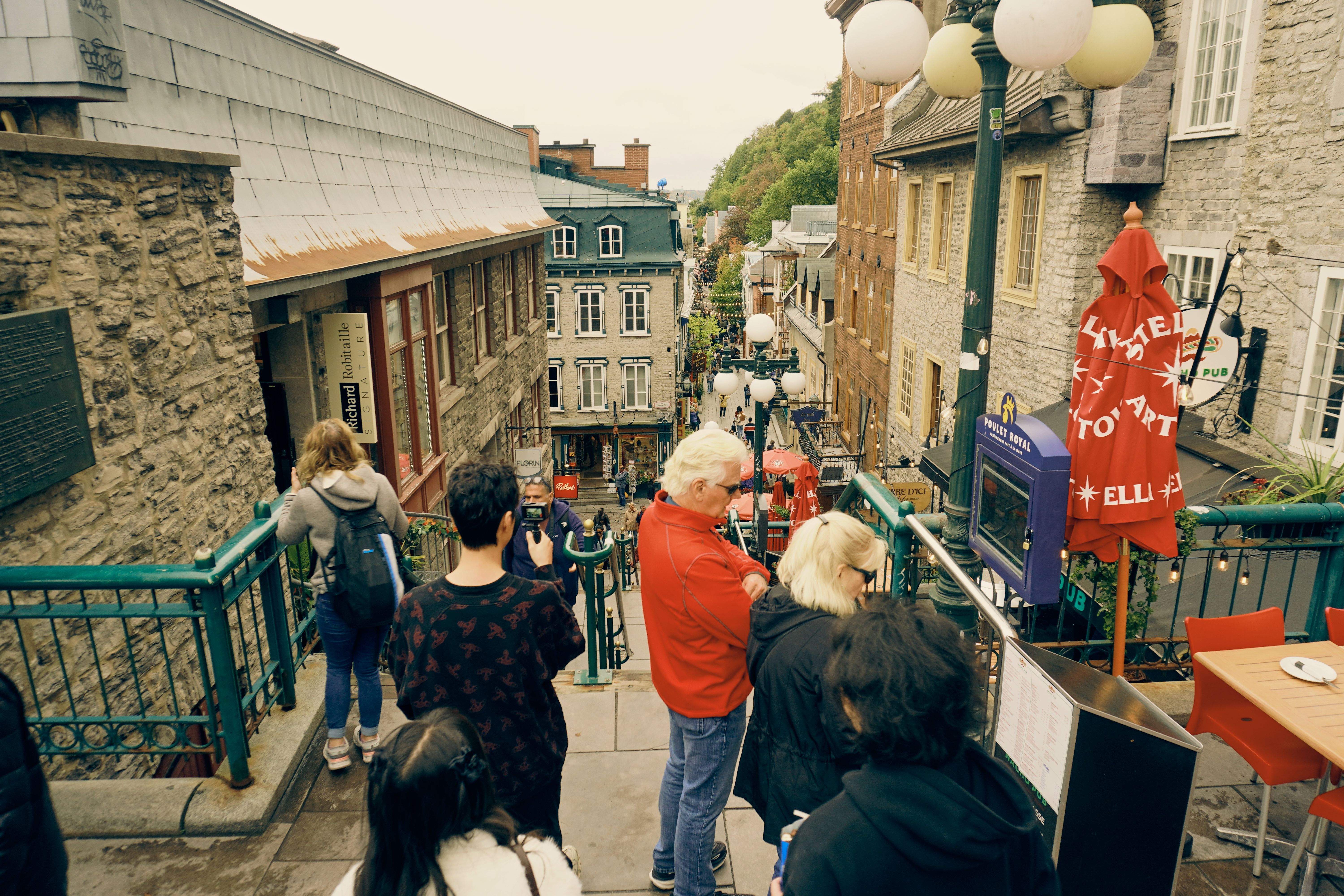 Charming Old Quebec Street with Tourists · Free Stock Photo