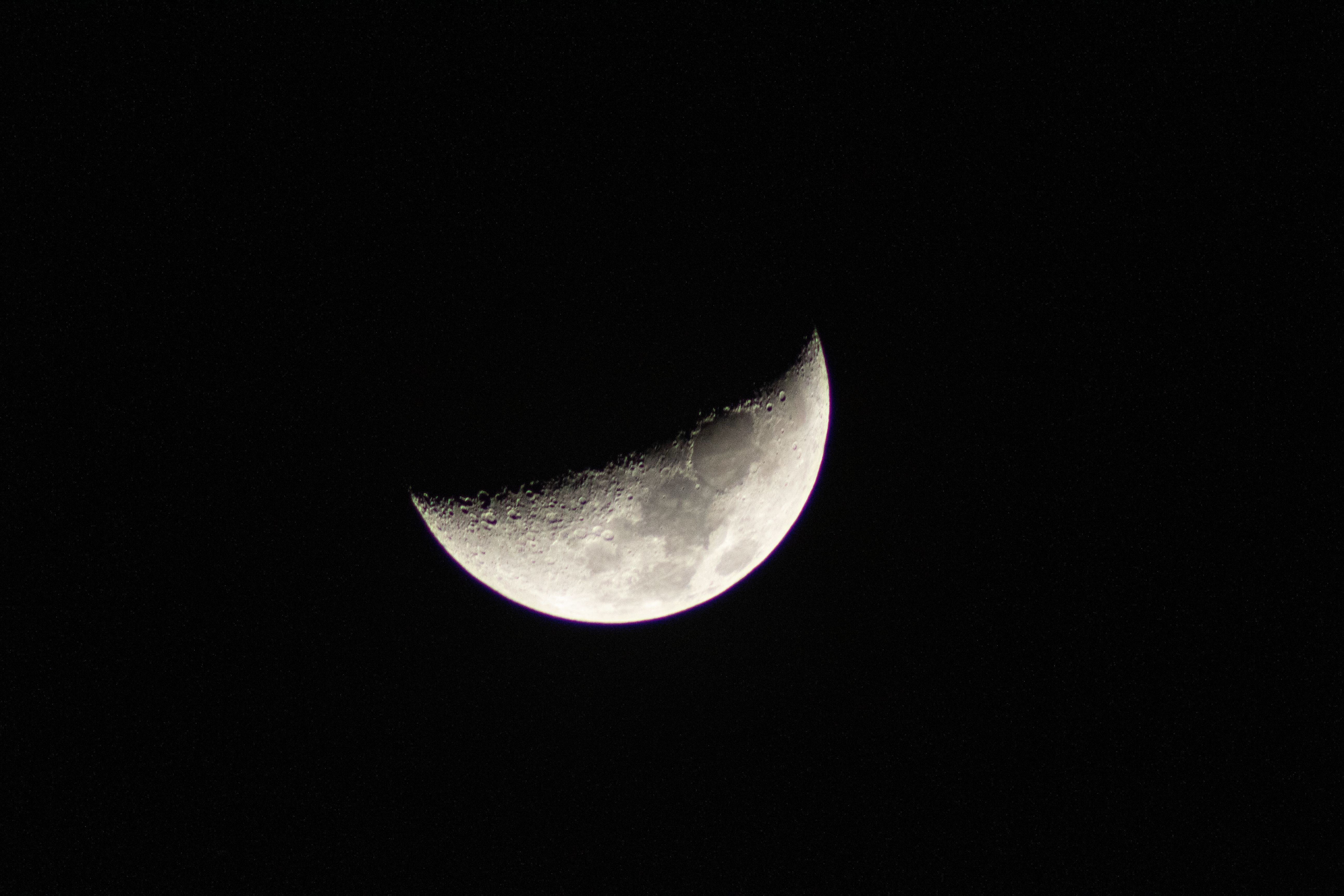 Half Moon Wallpaper · Free Stock Photo