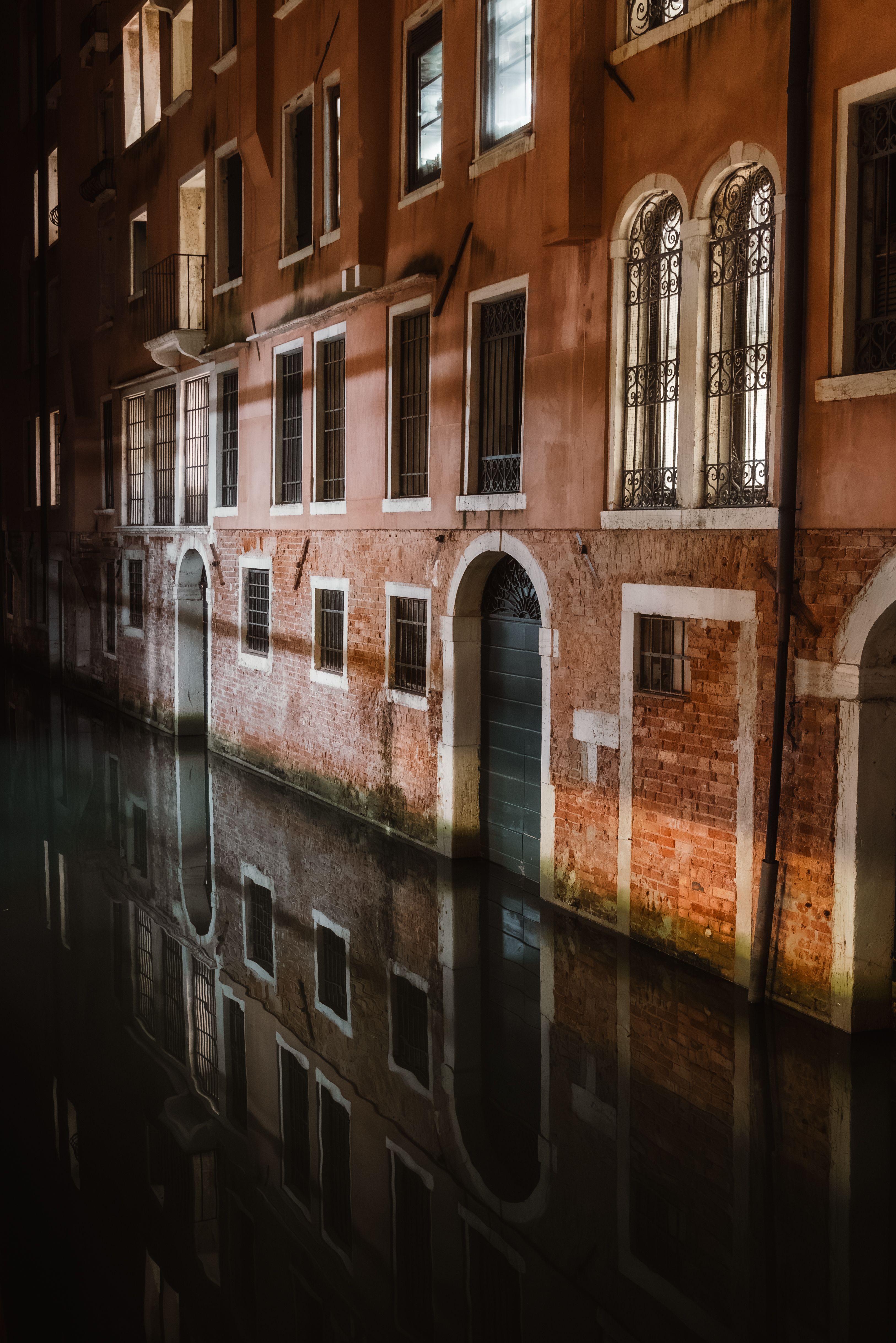 Venetian Canal Reflections at Night · Free Stock Photo