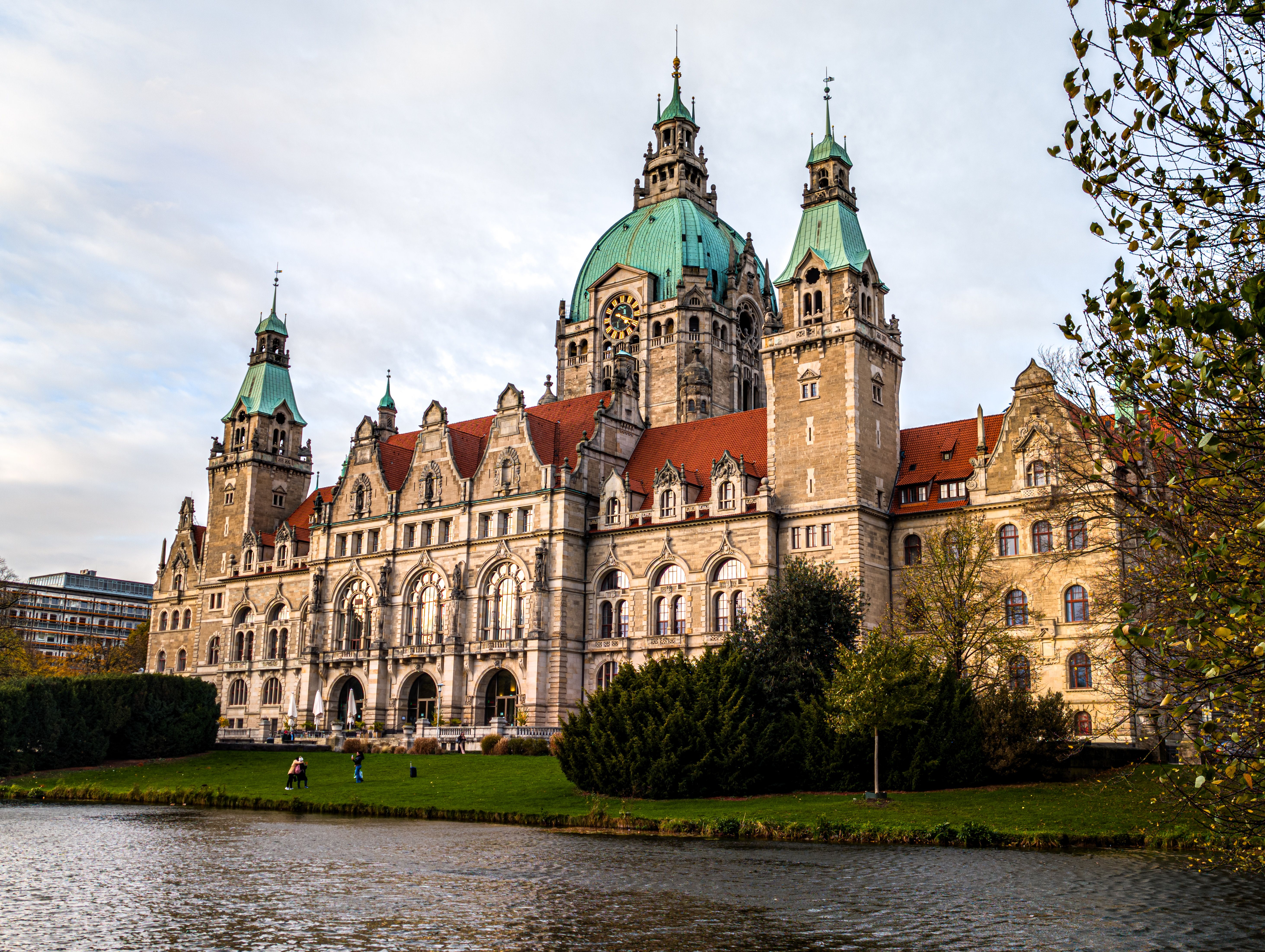 Stunning View of New Town Hall in Hanover, Germany · Free Stock Photo