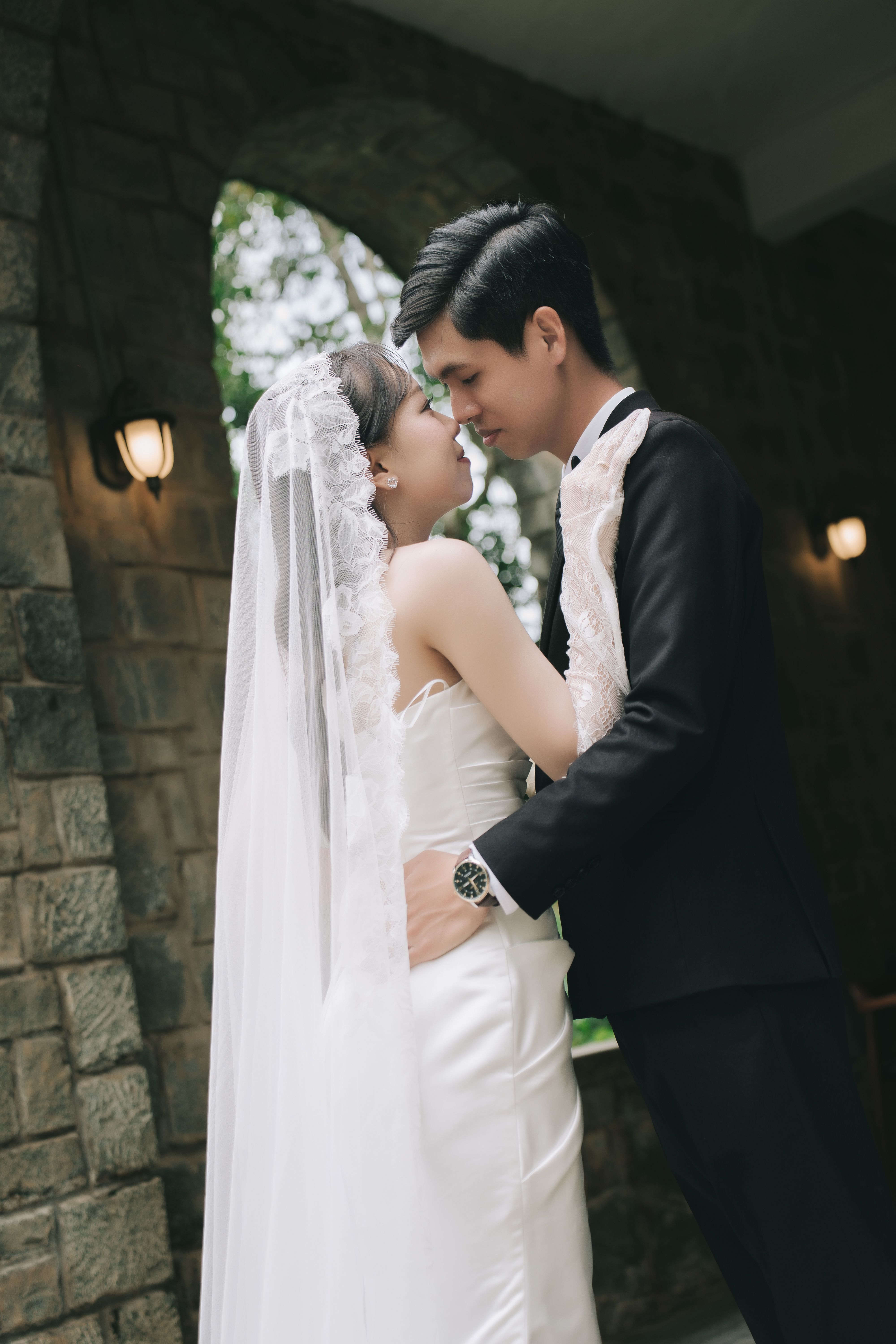 Rebecca And Matt Kissing Photos, Download The BEST Free Rebecca And ...